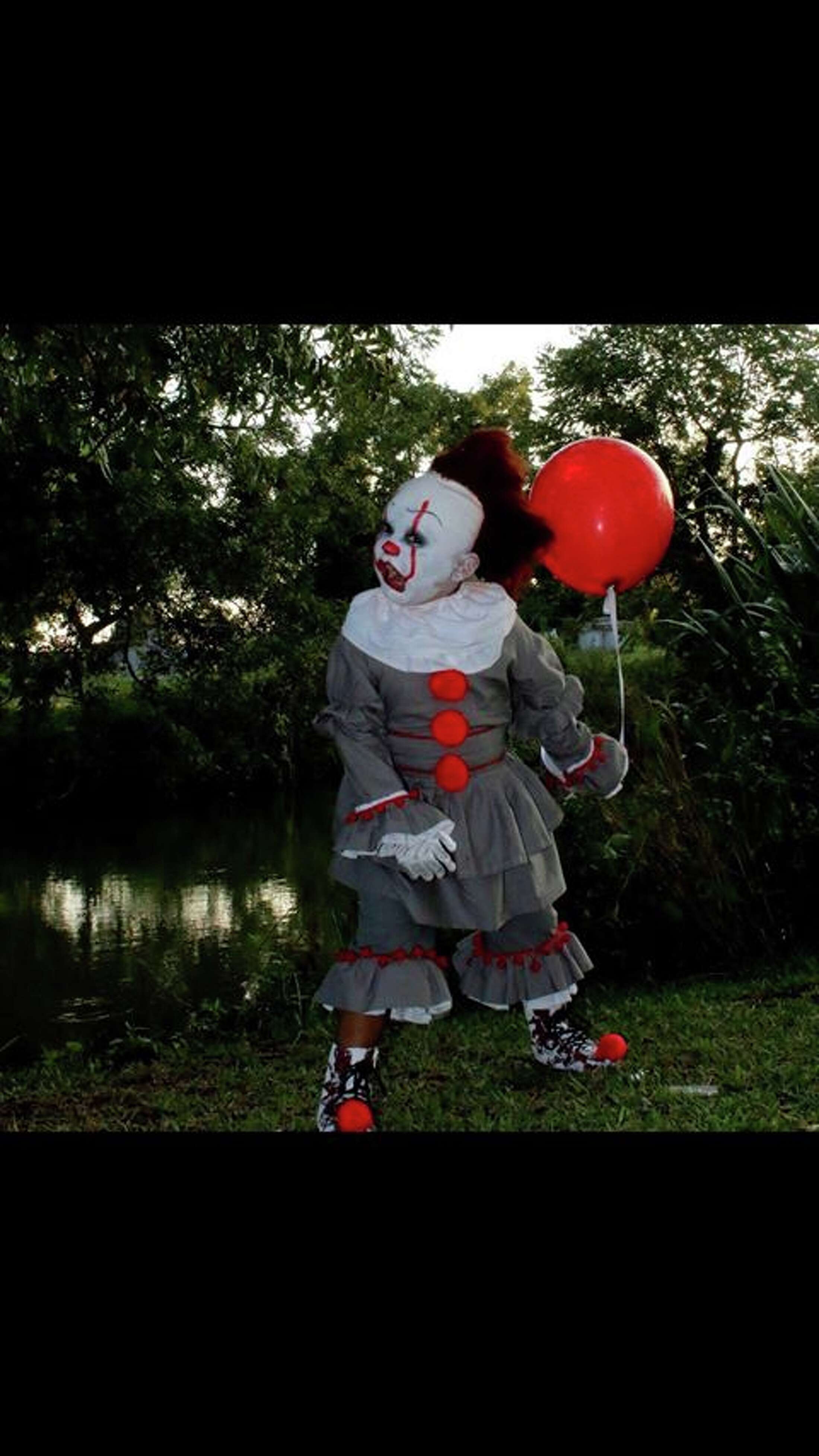 S.A. 4-year-old's Pennywise costume is winning hearts, contests