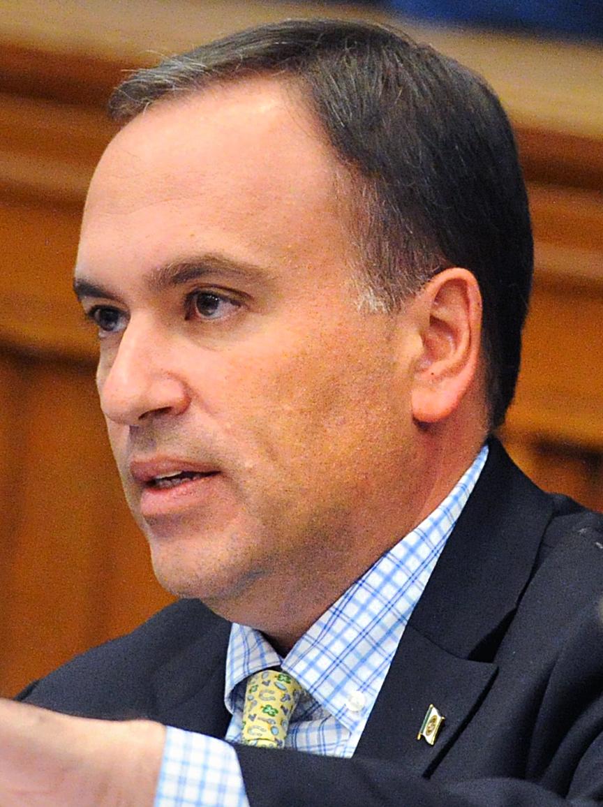 First selectman touts Greenwich east to west in state of town speech