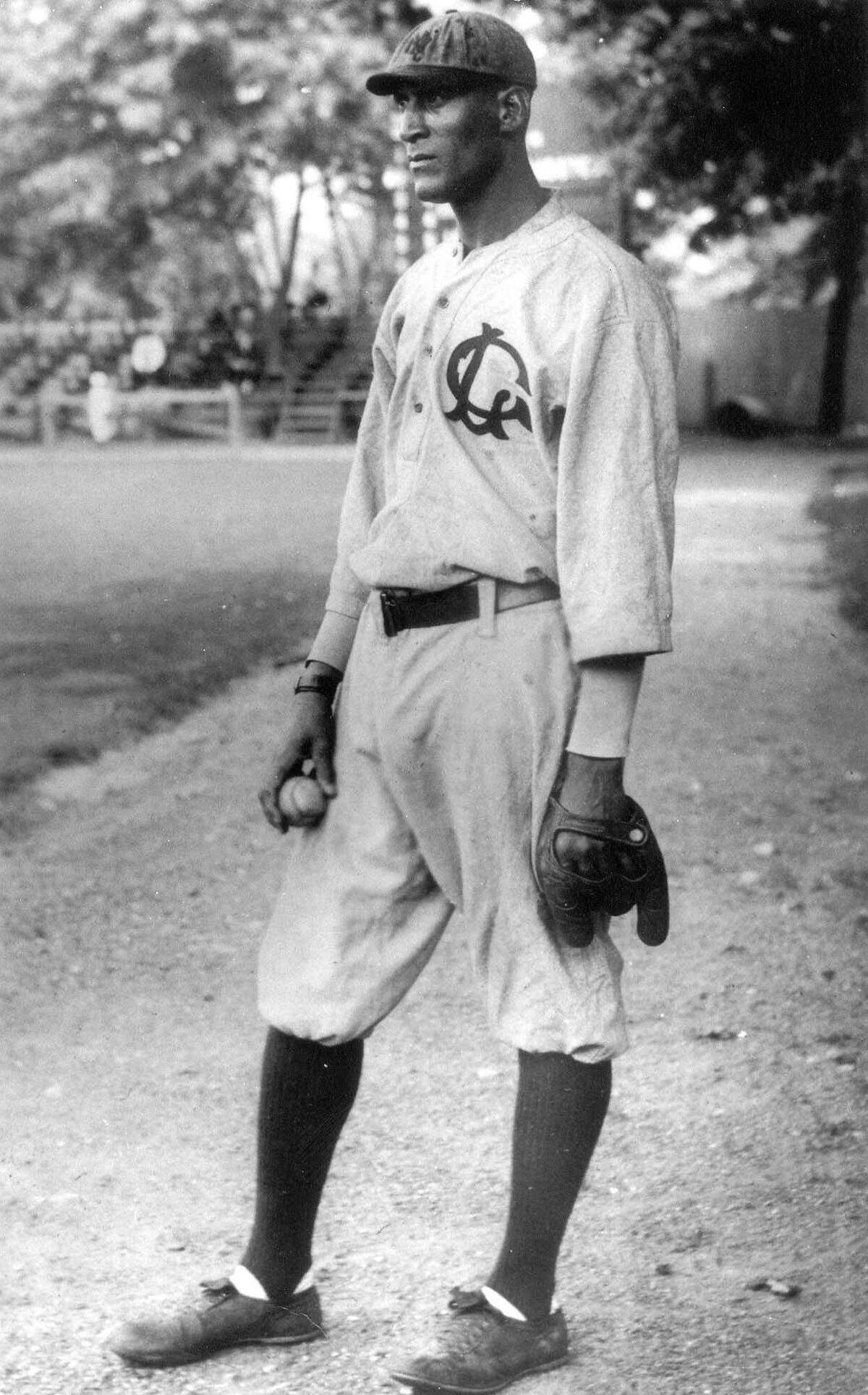 Smokey Joe Williams started career with San Antonio Black Broncos in 1905