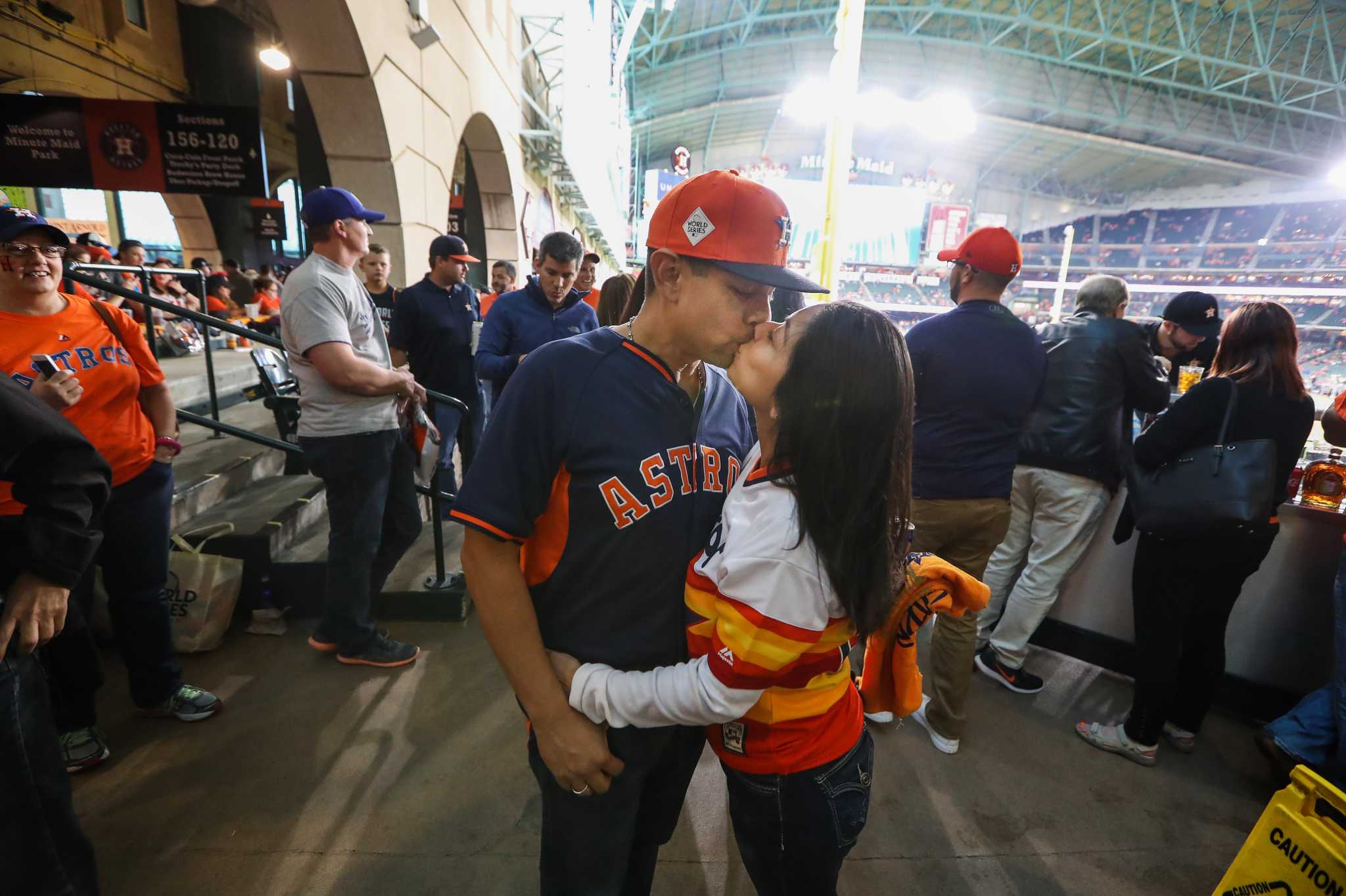 Astros fans find 'a little bit of sunshine' in post-Harvey World Series