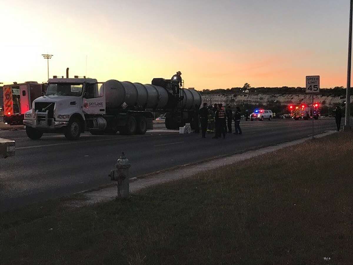 Sulfuric acid spill closes Northeast Side intersection
