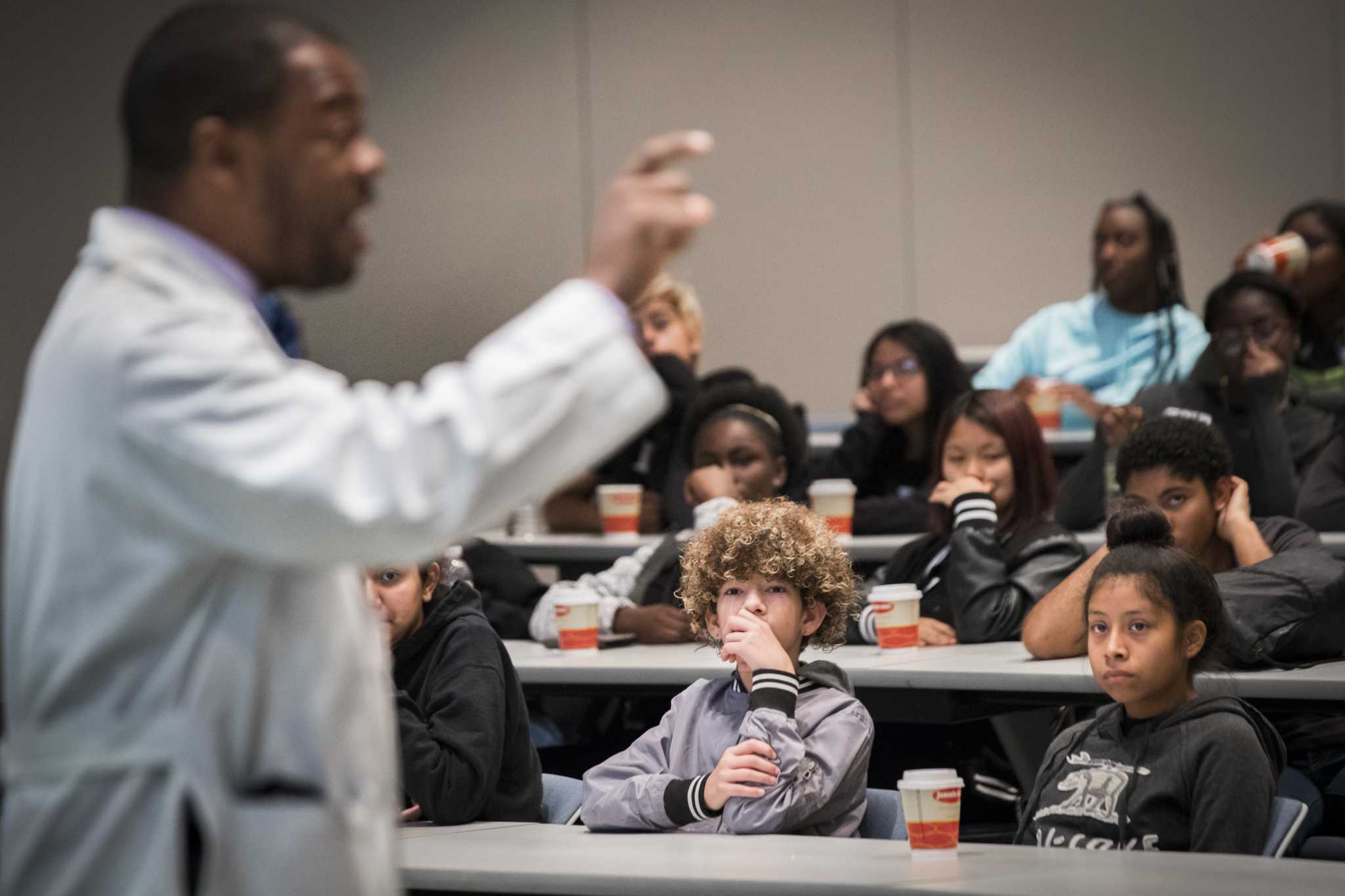 Program pairs students of color with medical mentors