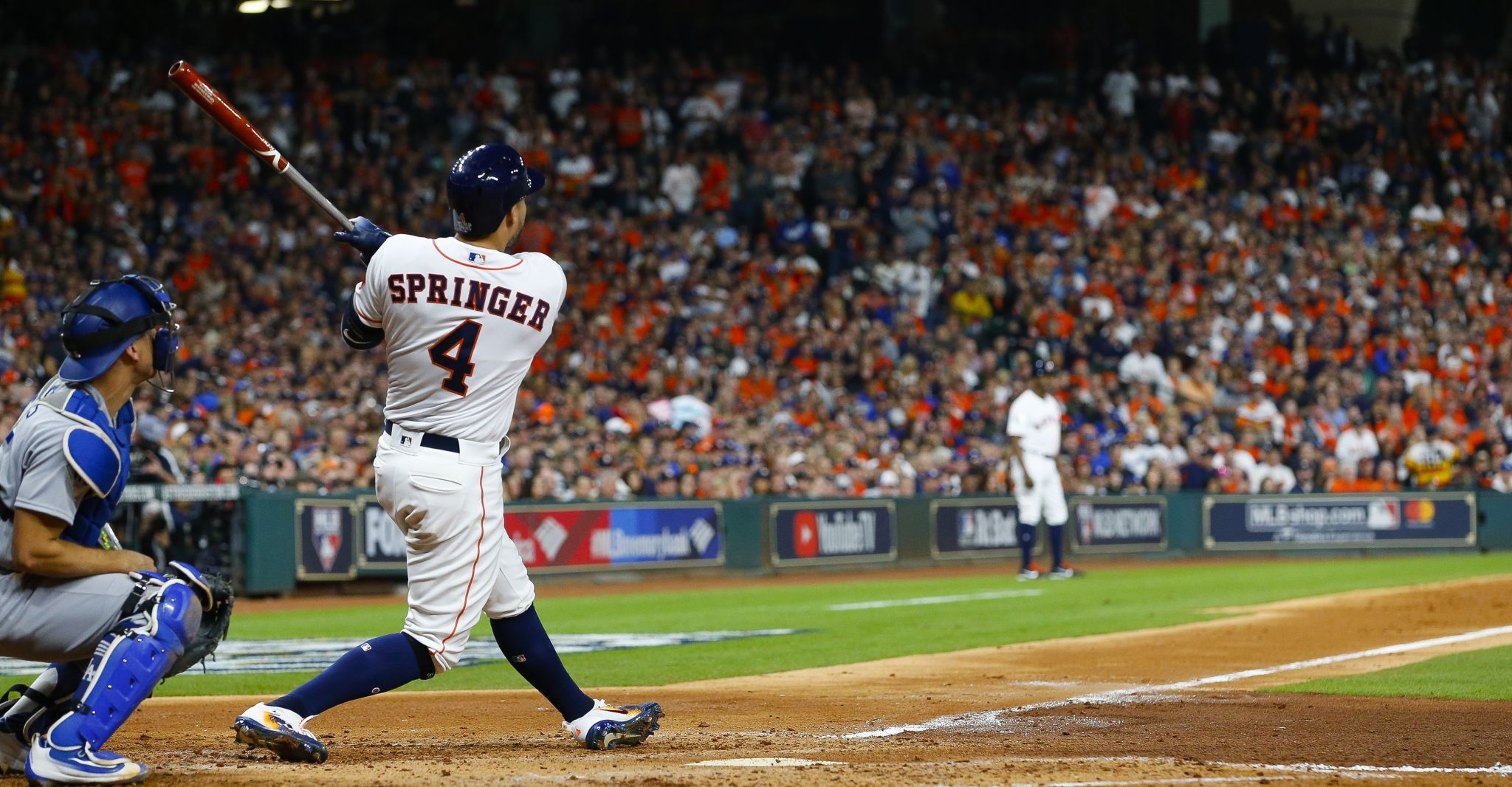 Astros, Dodgers hitting homers at record pace in World Series