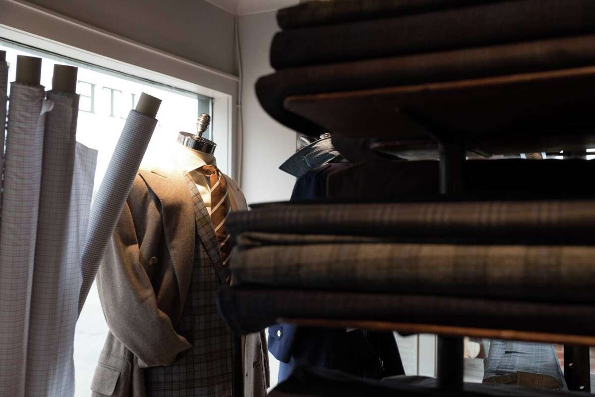 Tailor Stephen Kempson gives tips to the off-the-rack man
