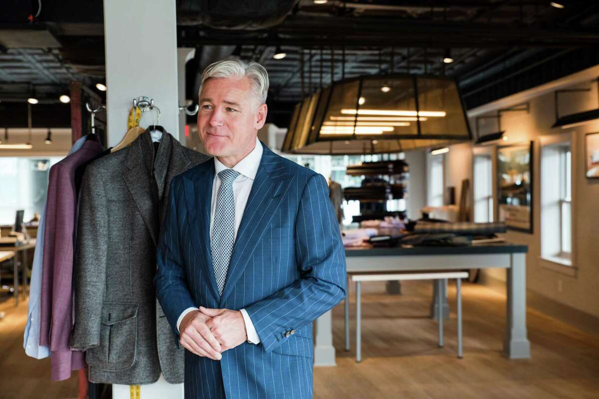 Tailor Stephen Kempson gives tips to the off-the-rack man
