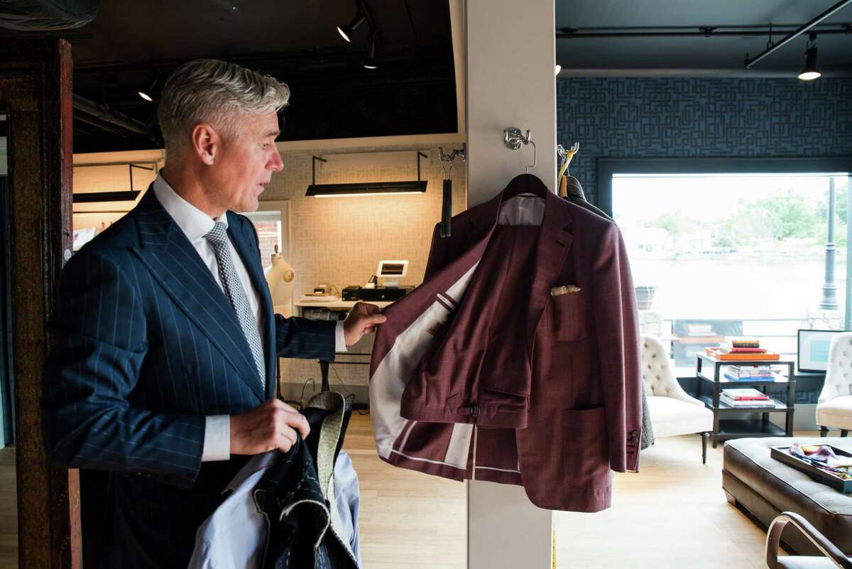 Tailor Stephen Kempson gives tips to the off-the-rack man