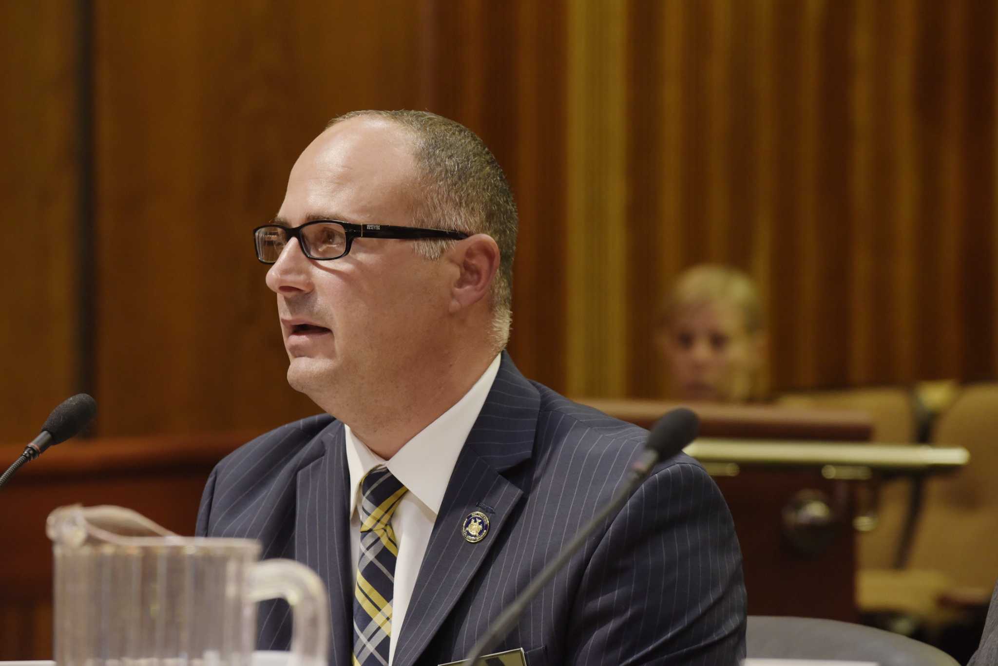 New York corrections commissioner gets vote of 'no confidence'