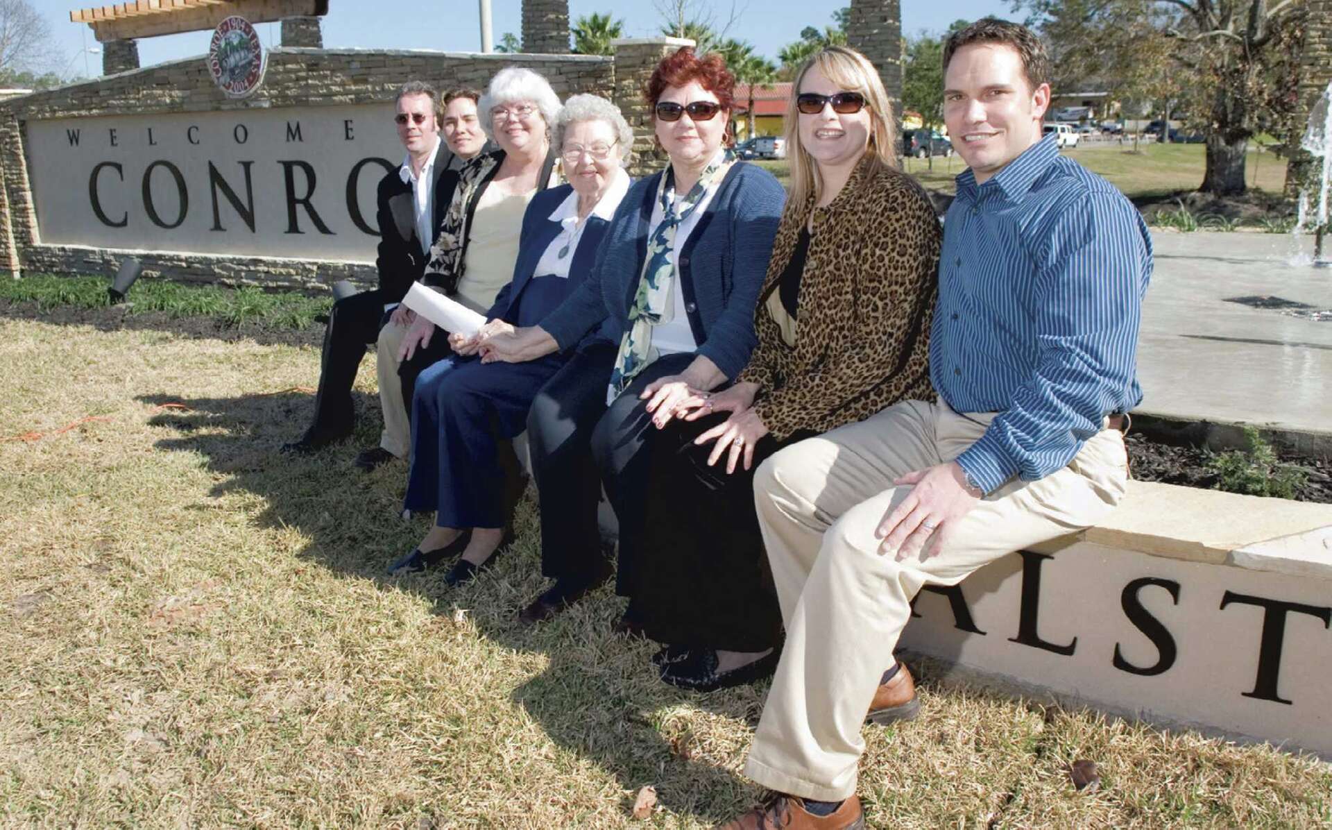 Faith Walston, Froncell Reece, Moores memorialized on Conroe entrances
