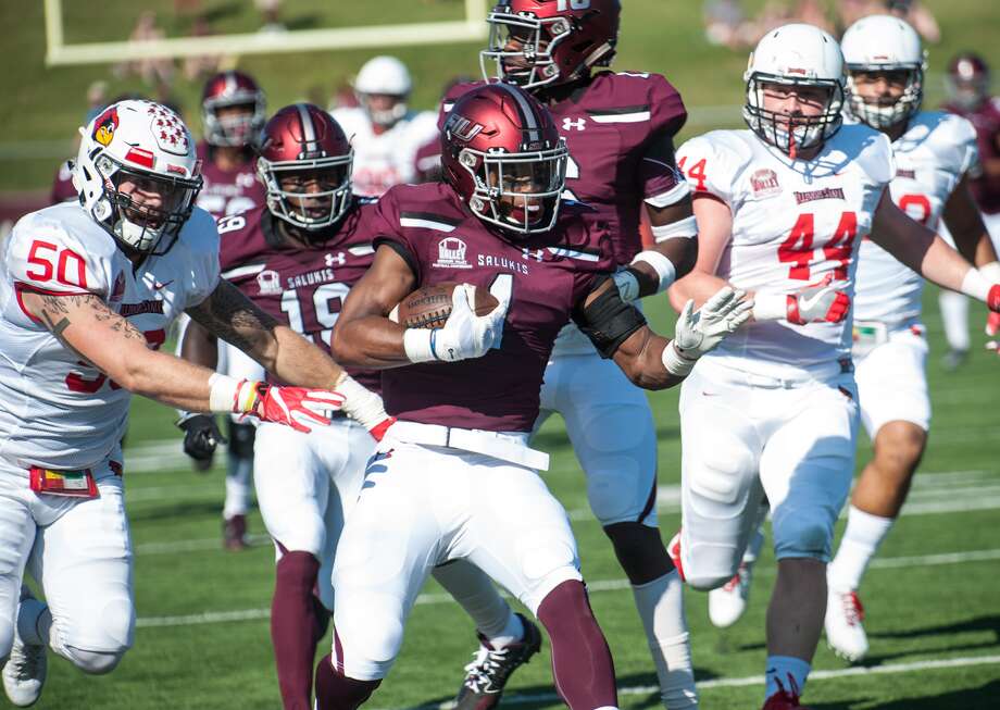 FOOTBALL: James signs with Vikings - The Edwardsville Intelligencer