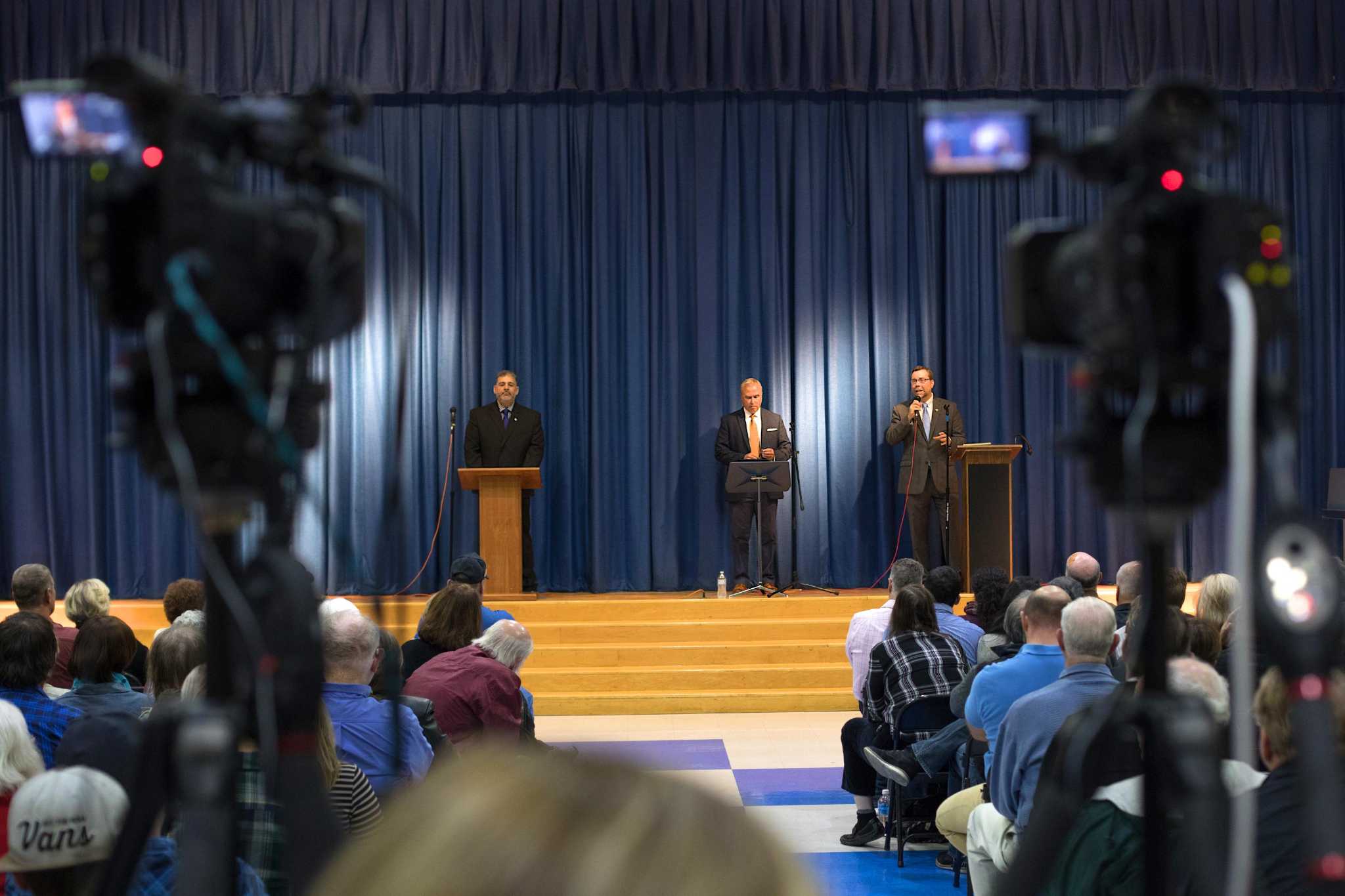 New Milford mayoral candidates debate roads, finances