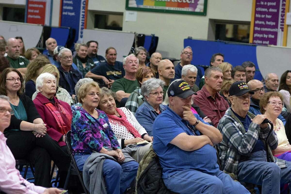 New Milford mayoral candidates debate roads, finances