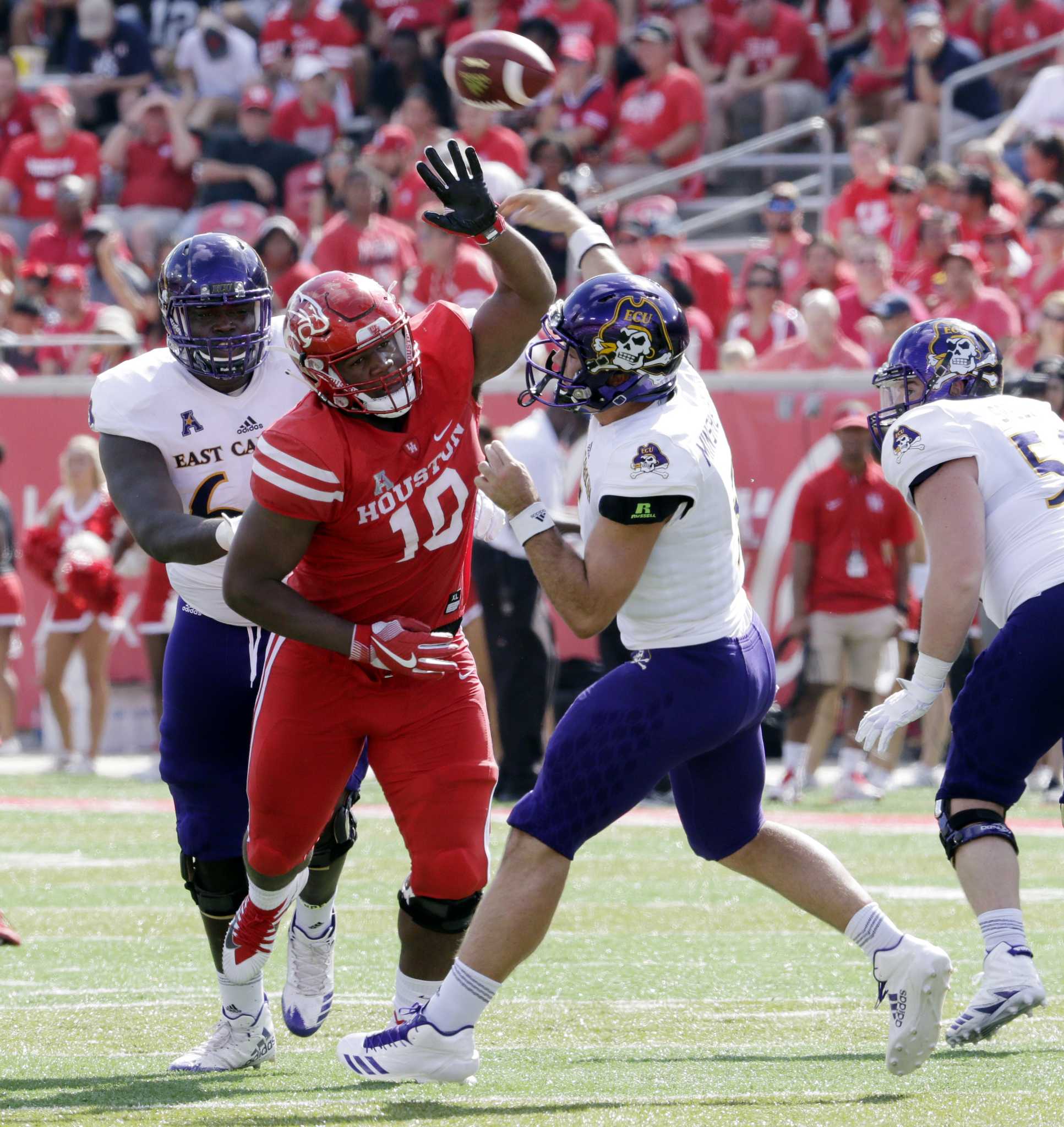 Houston tackle Ed Oliver to play without knee brace