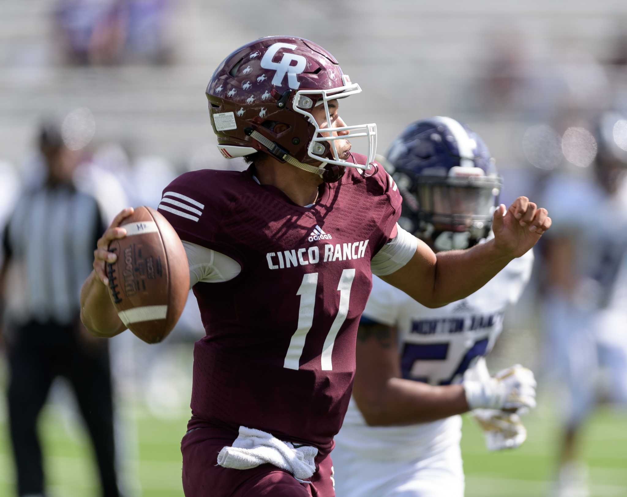 Cinco Ranch clinches 2nd-place with win over Morton Ranch