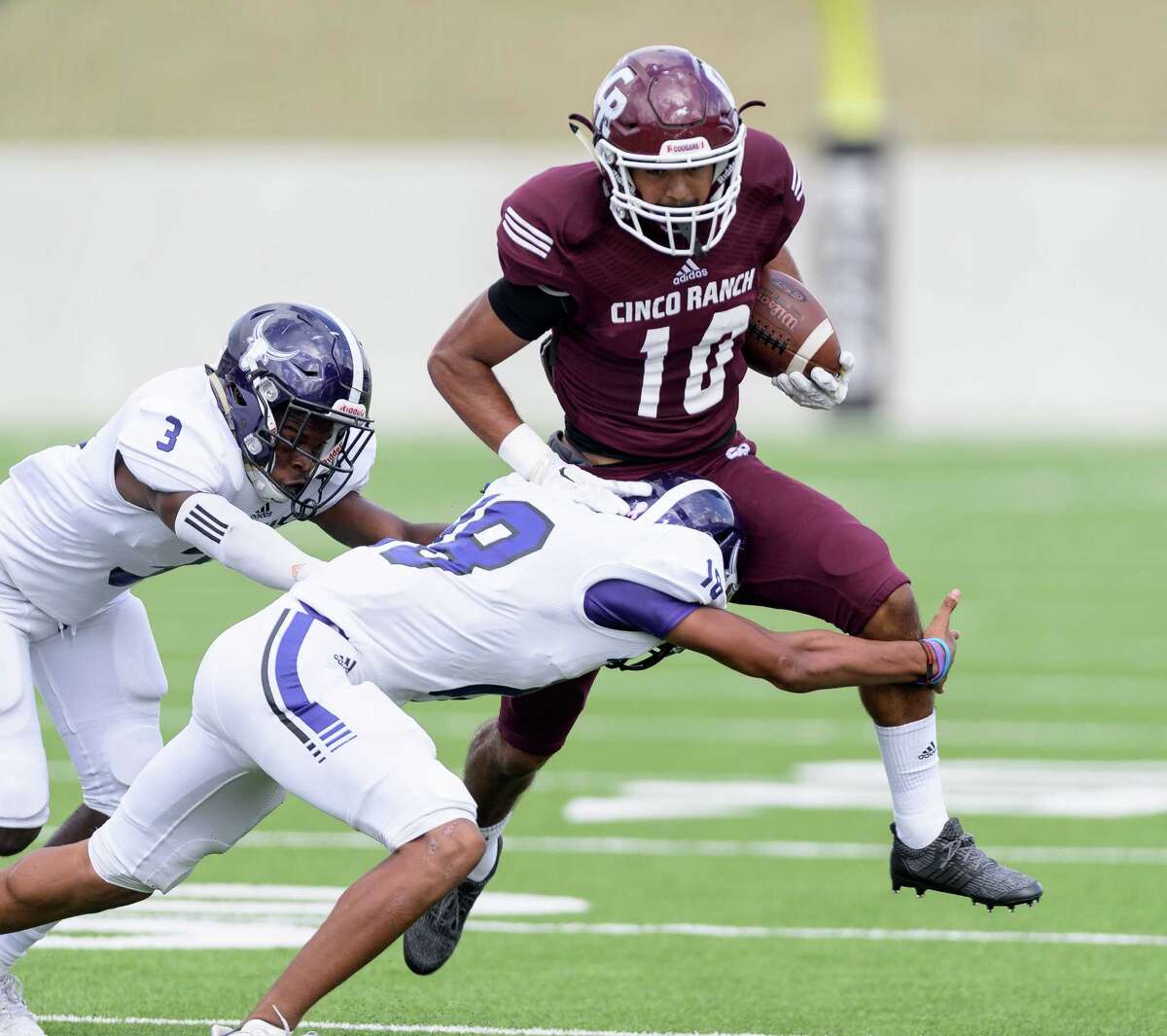 Cinco Ranch clinches 2nd-place with win over Morton Ranch