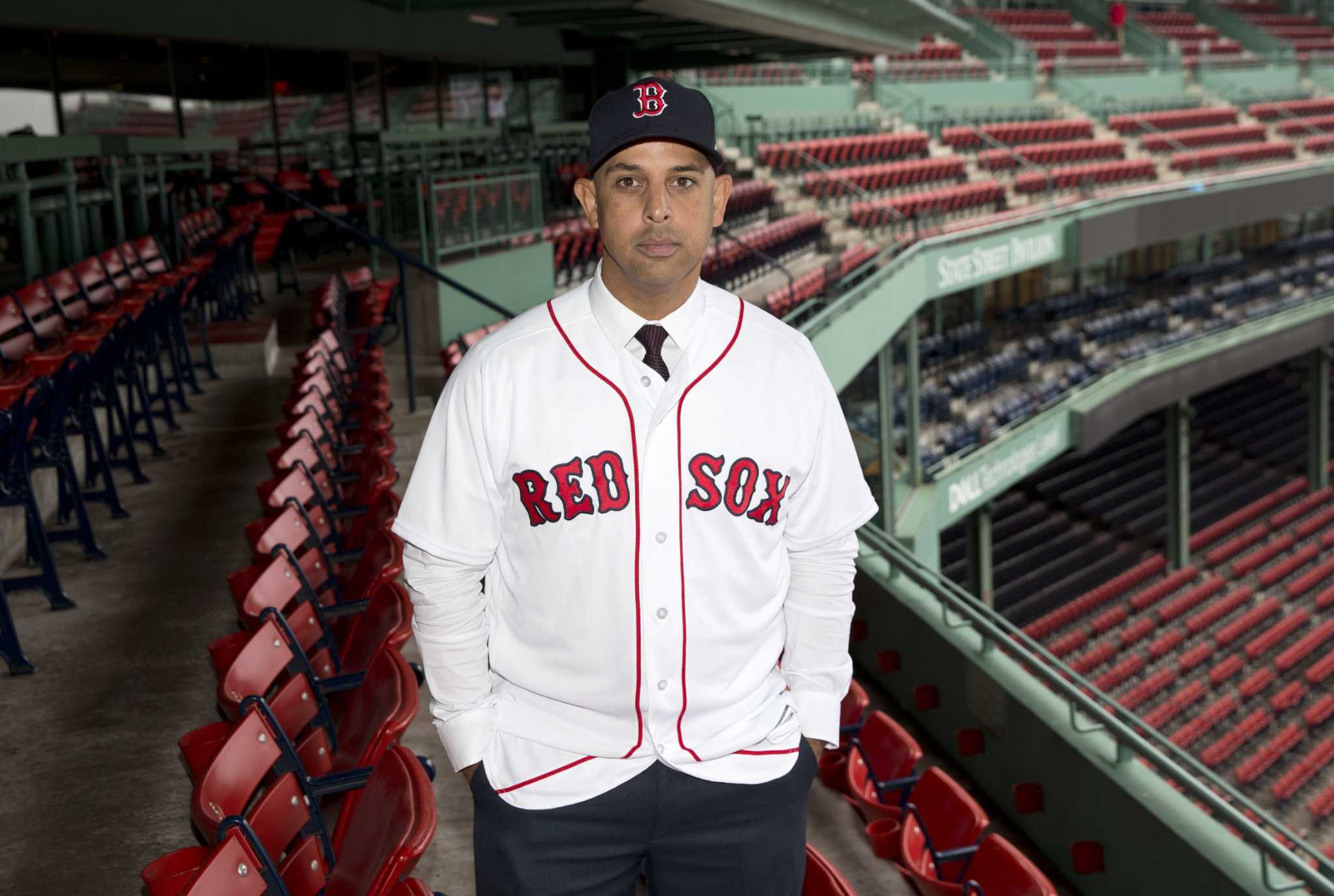 Former Astros bench coach Alex Cora brings youthful eye to Red Sox