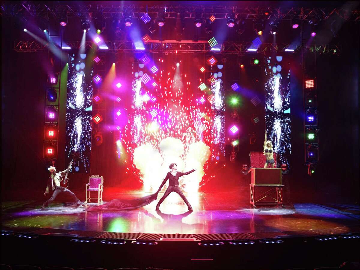 Criss Angel's 'Mindfreak!' burns bright with LEDs, pyrotechnics at Foxwoods