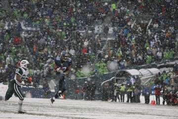How do Seahawks usually fare at snowy CenturyLink Field?
