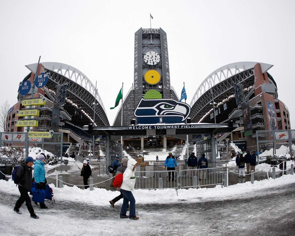 How do Seahawks usually fare at snowy CenturyLink Field?
