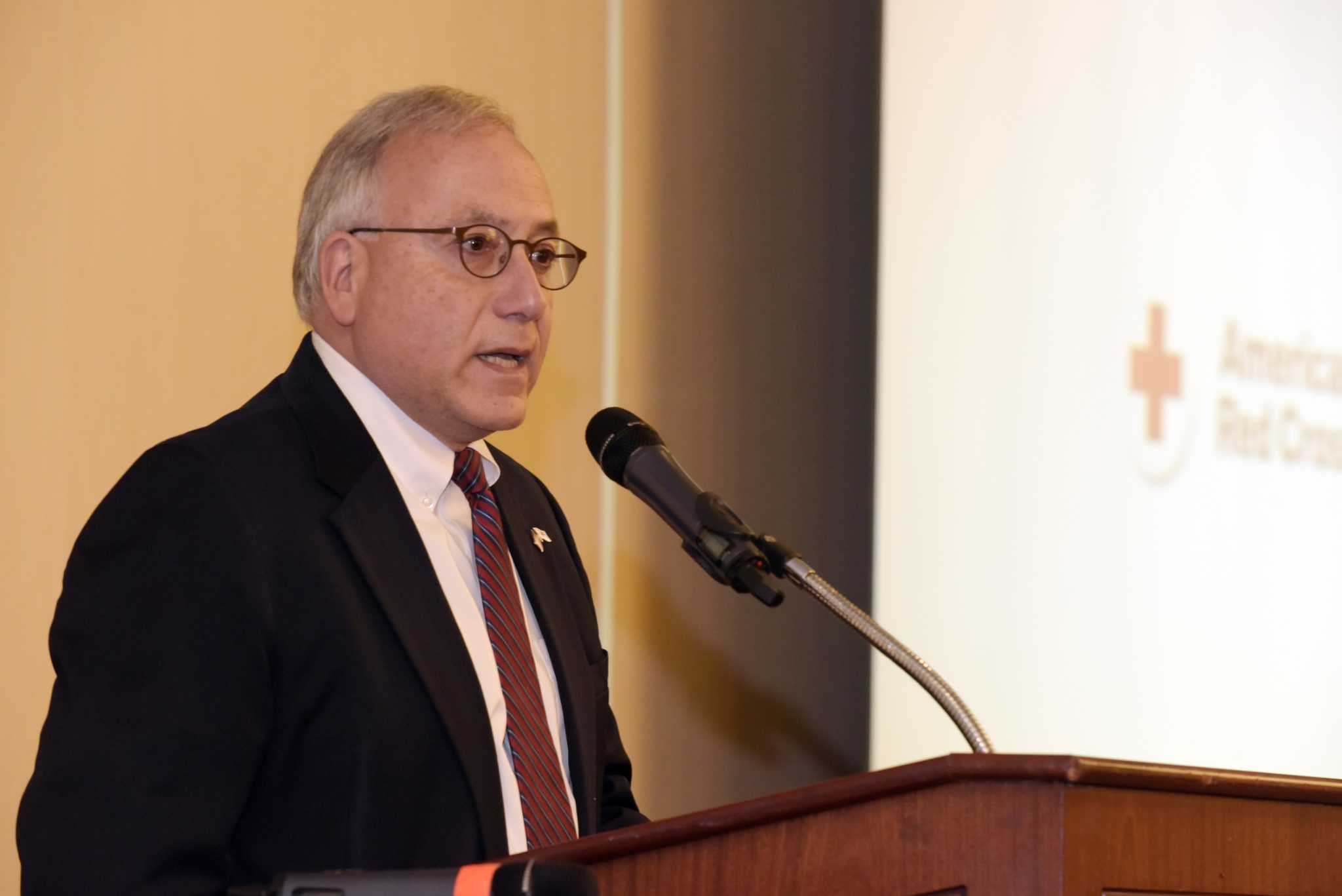 Local Red Cross leader to step down