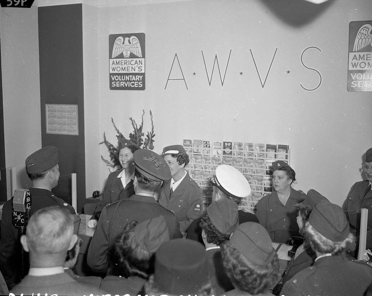Unearthed World War II-era photos a salute to the women who volunteered