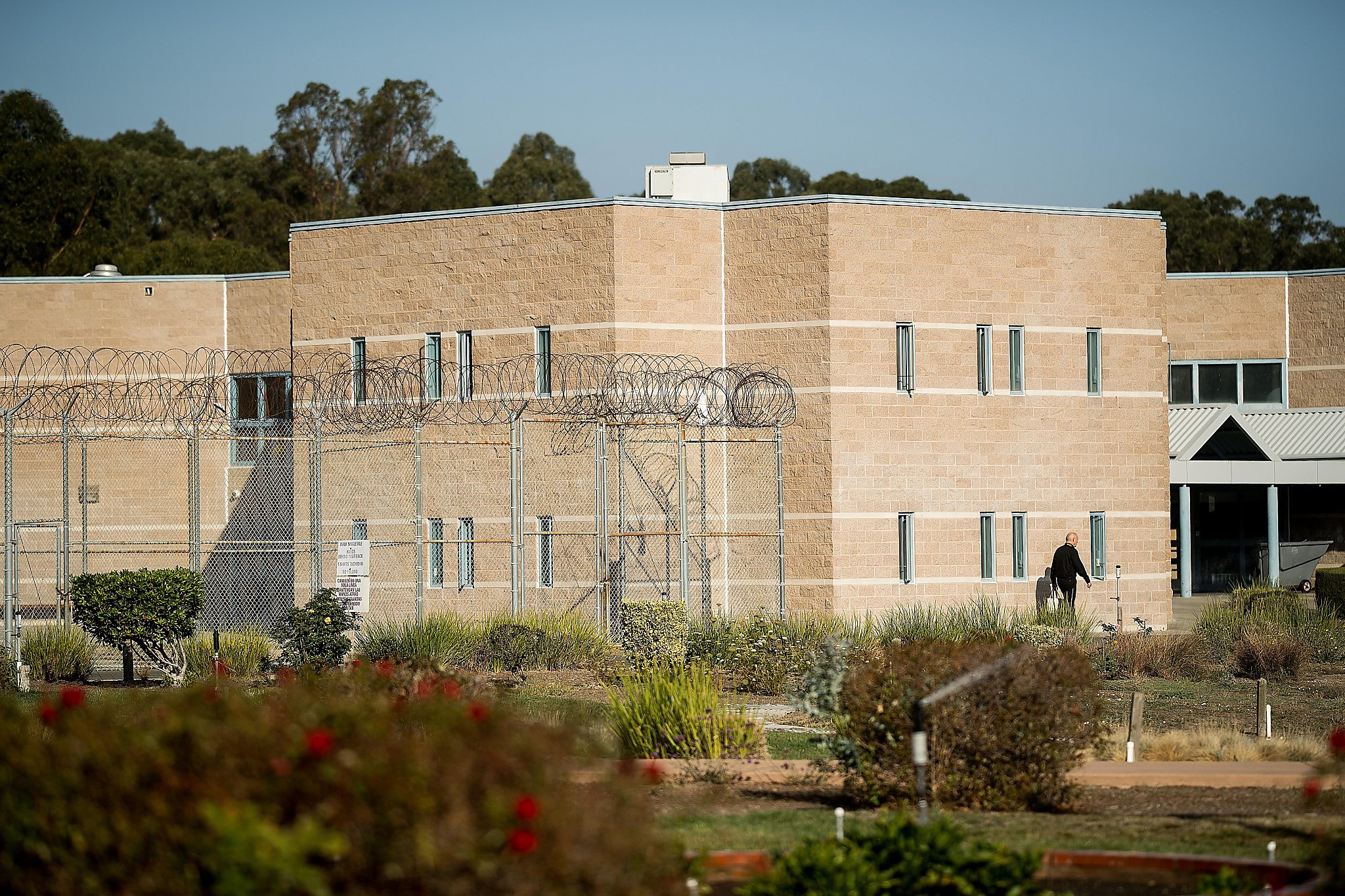 Calls to investigate ICE jail in Richmond