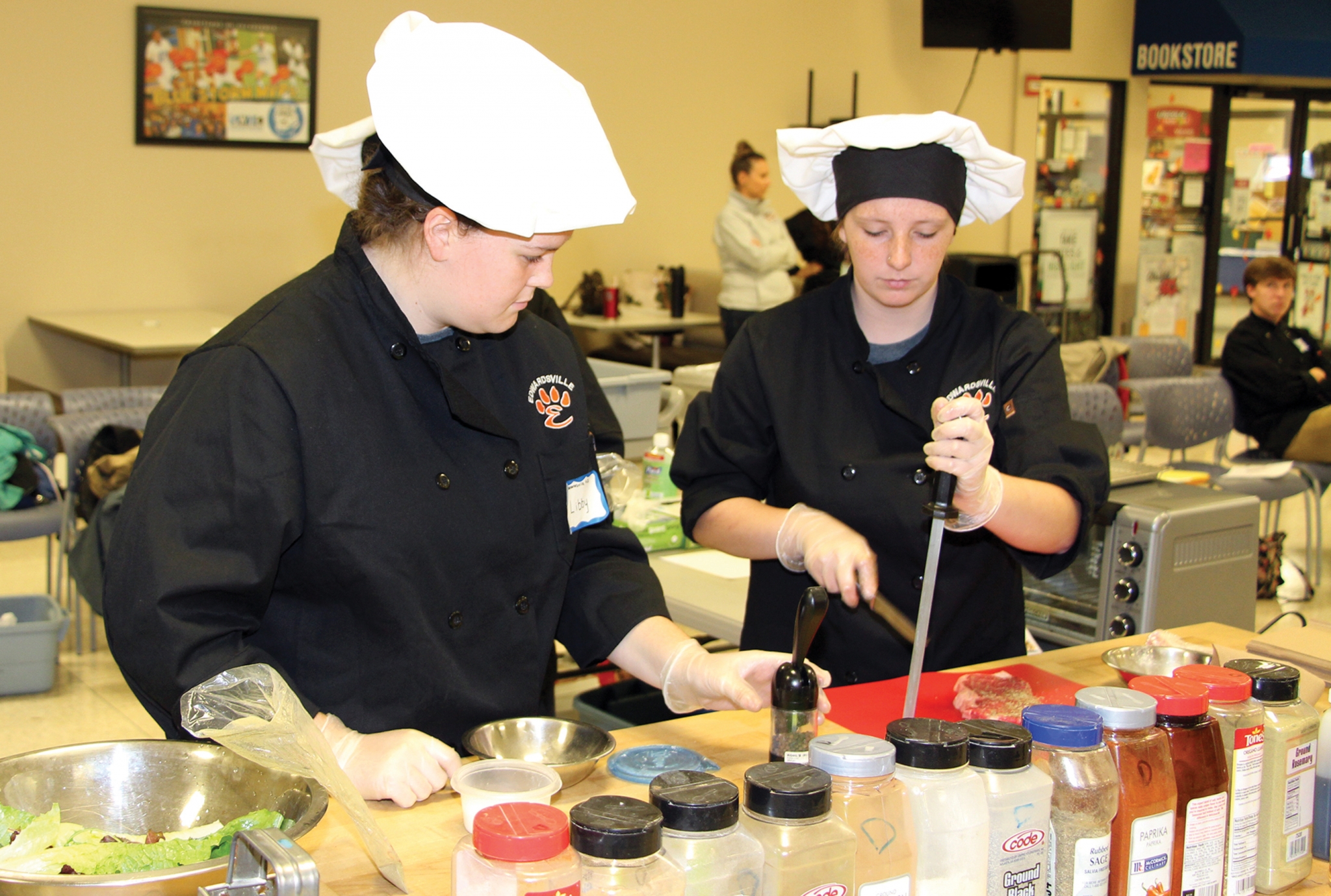 SWIC hosts cooking competition