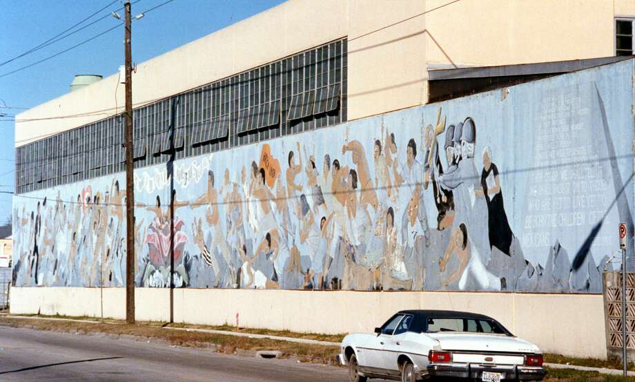 Leo Tanguma Mural - Chron