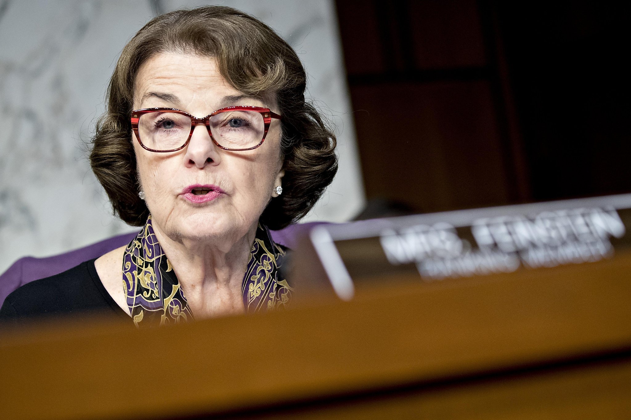 Feinstein, Senate Democrats introduce assault weapons ban