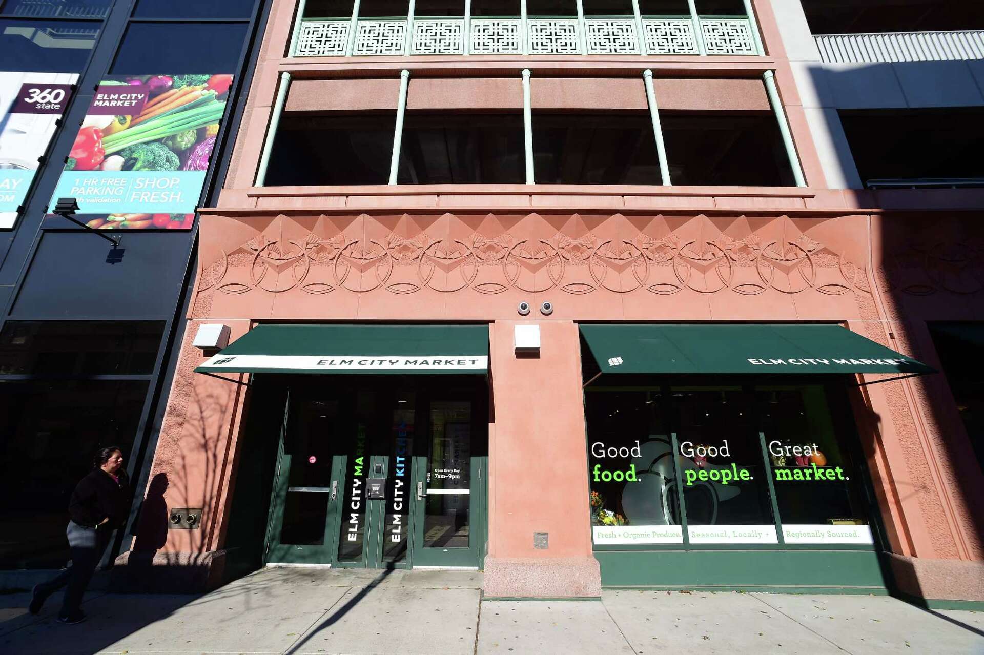 Downtown New Haven gets a new grocery store where Elm City Market was