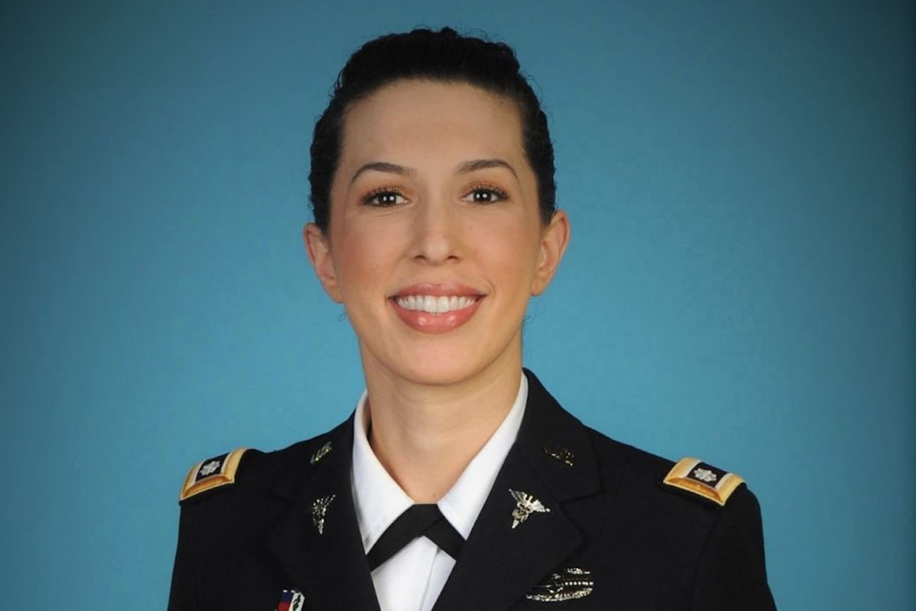 How This Army Lieutenant Colonel Turned Her Personal Battle With Stress ...
