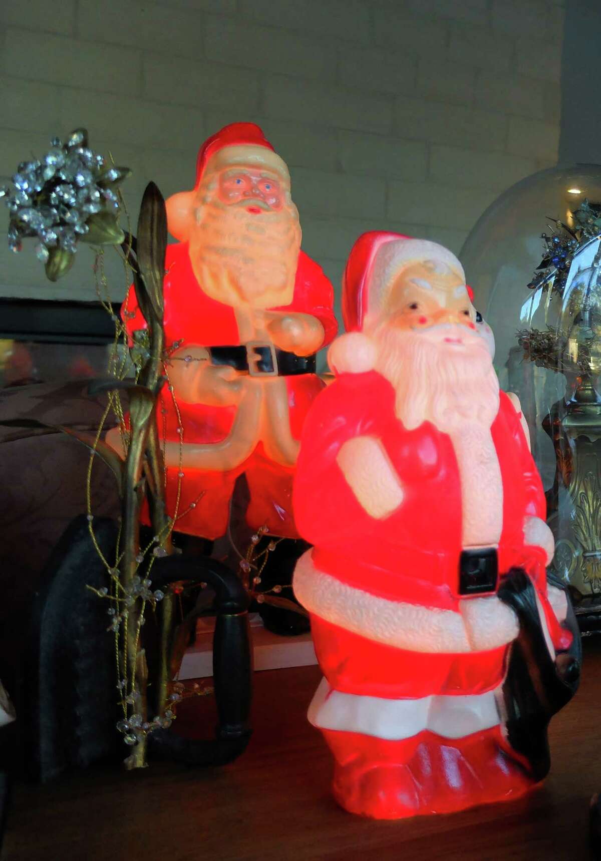 Artist Karin Broker mixes feminism, realism and romanticism in her art ...