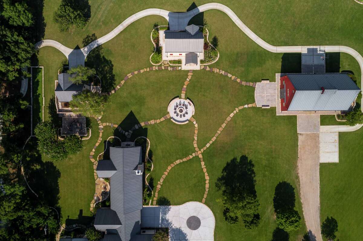 At this Waller home, the golf course is the crown jewel