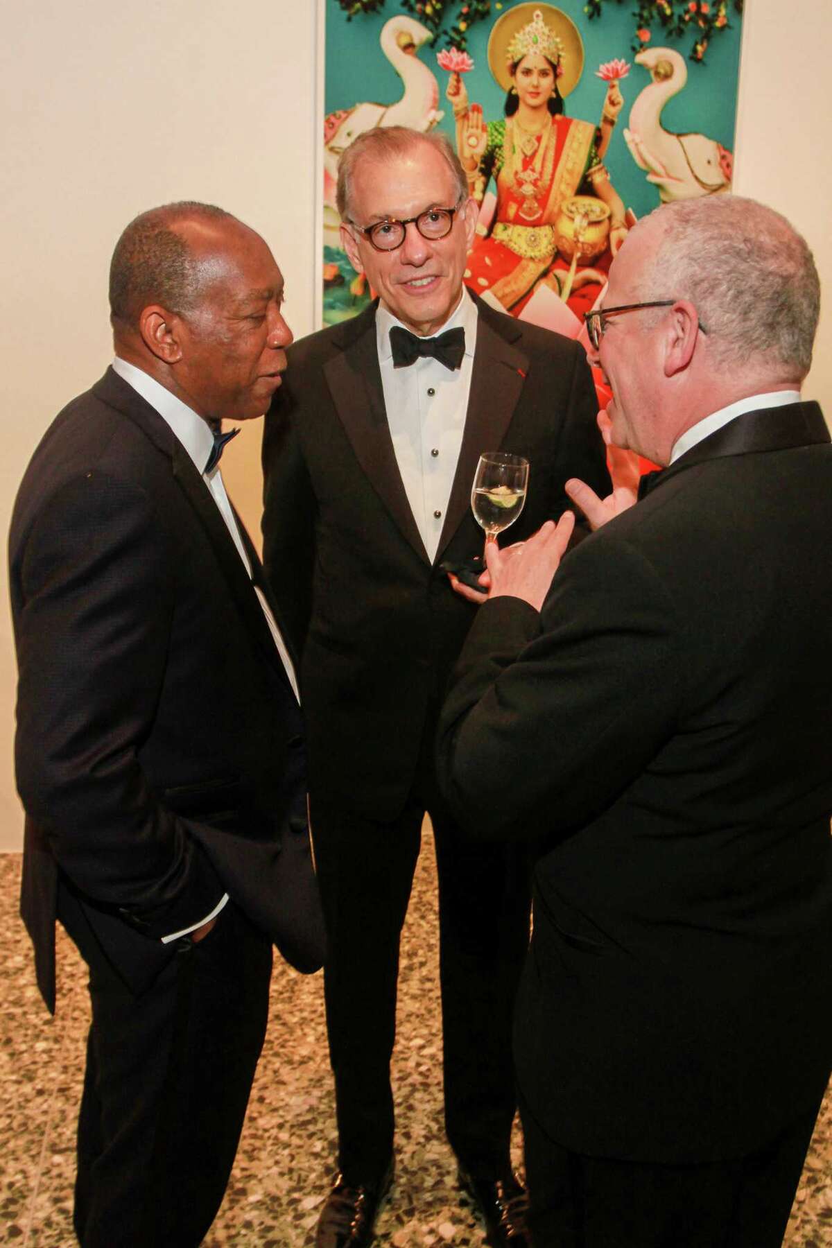 World Series trophy takes a tumble at Houston men's gala