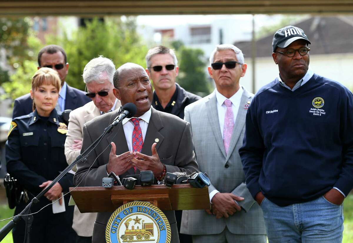 "Deep Cleansing" of Houston homeless encampment underway by city