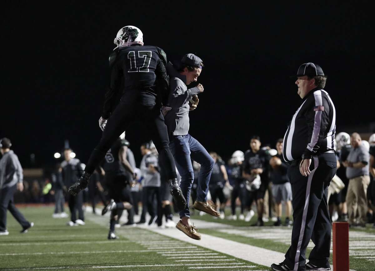 Kingwood Park beats Humble, grabs last-minute playoff spot