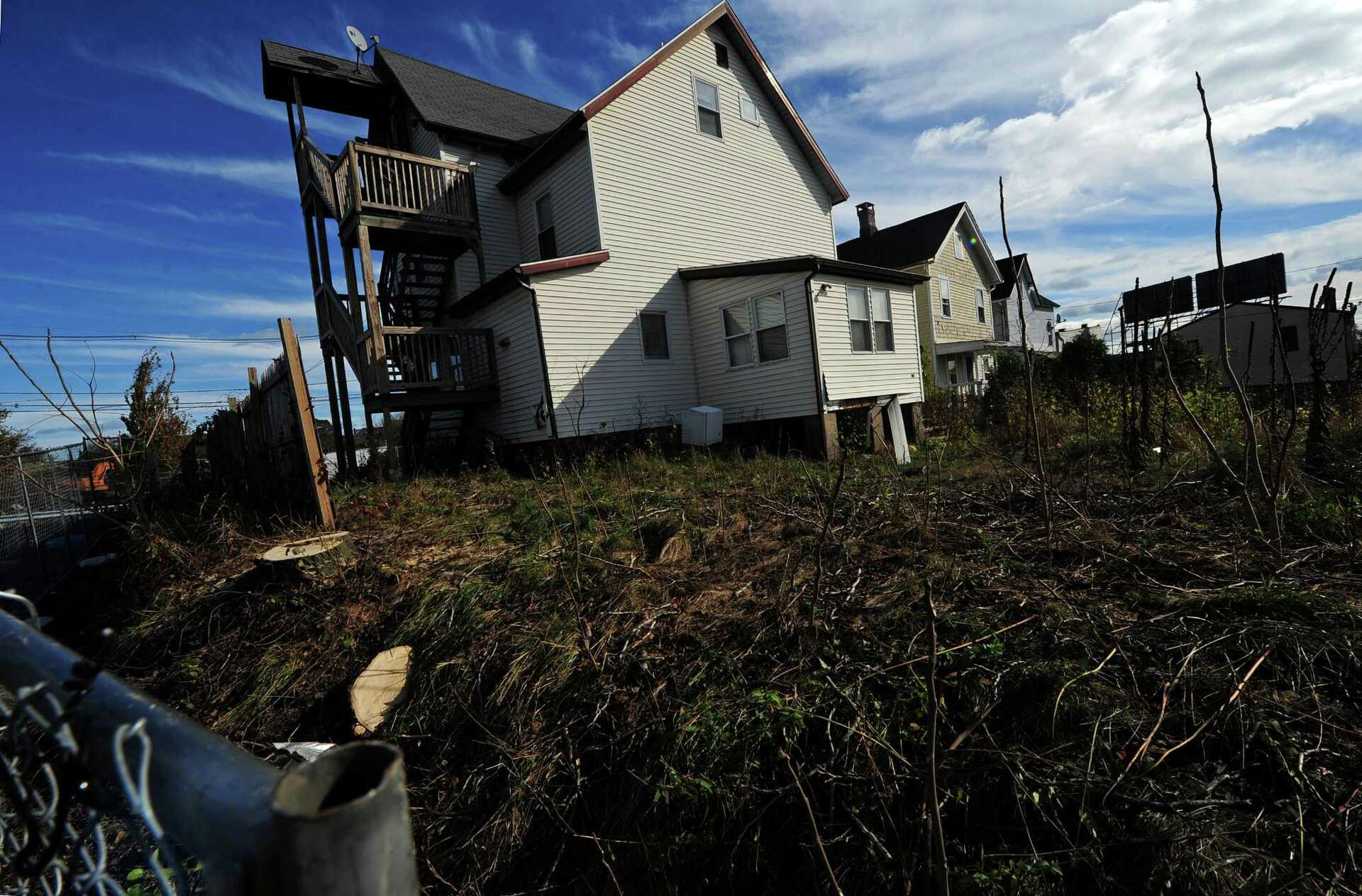 Archaeological study looks for signs of Native American fort at Walk ...
