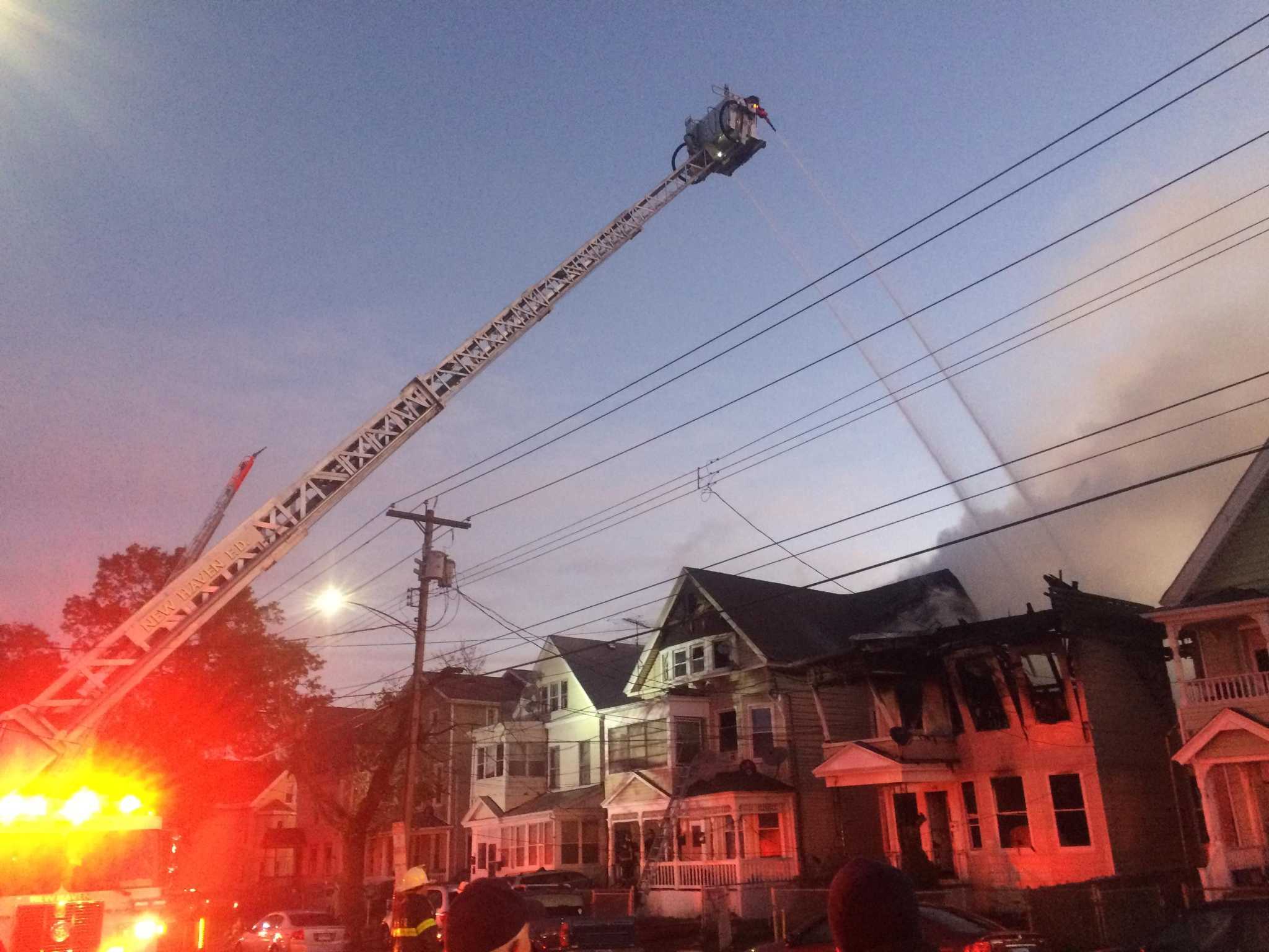 Firefighter injured, 21 displaced in New Haven fire