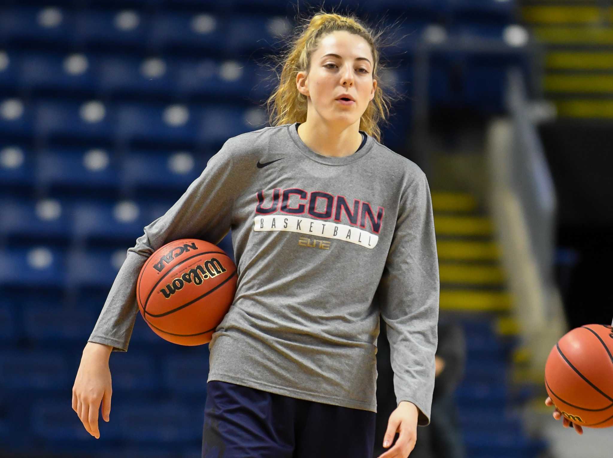 UConn, Stanford renew rivalry to start season
