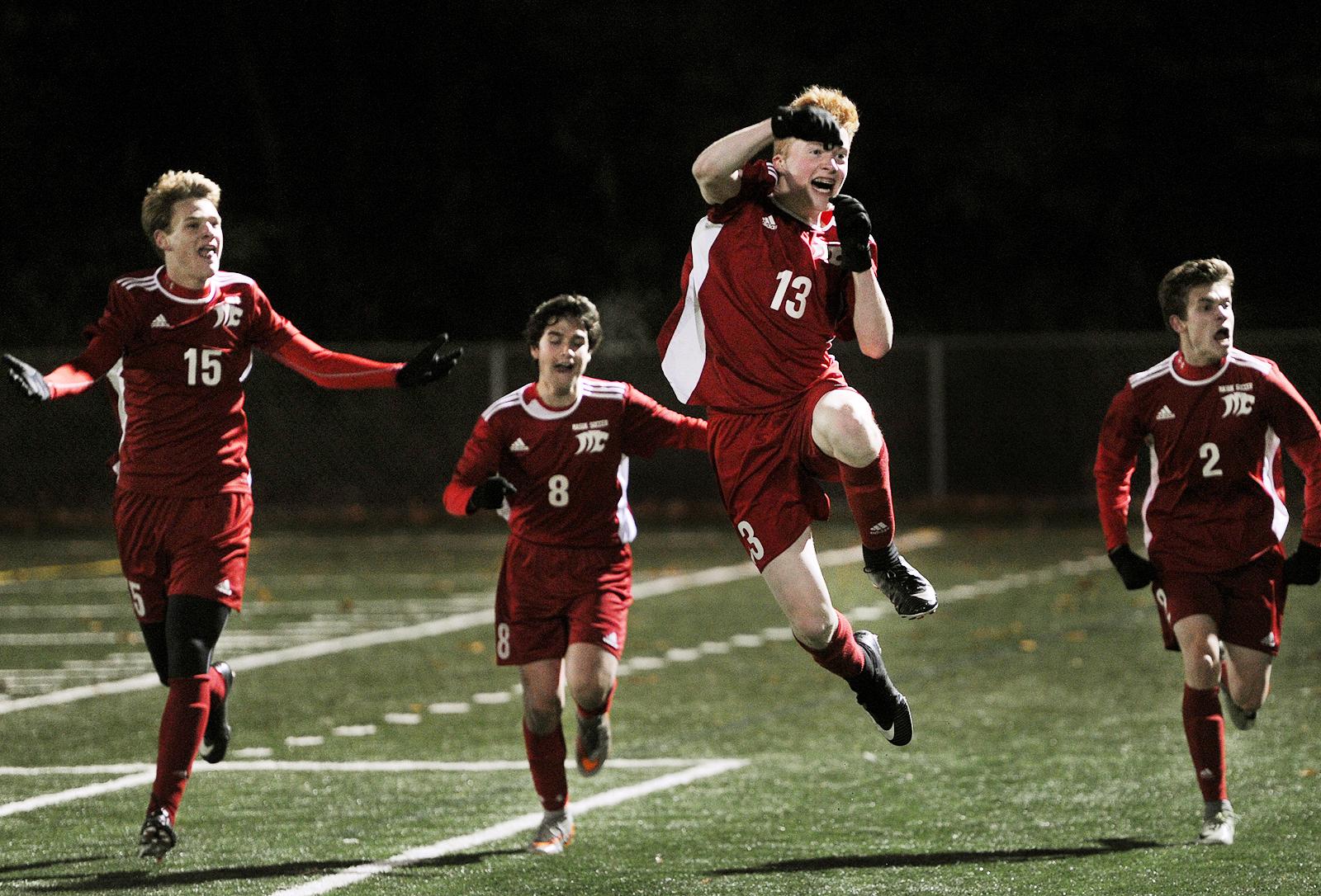 Masuk boys soccer upsets E.O. Smith in L semis