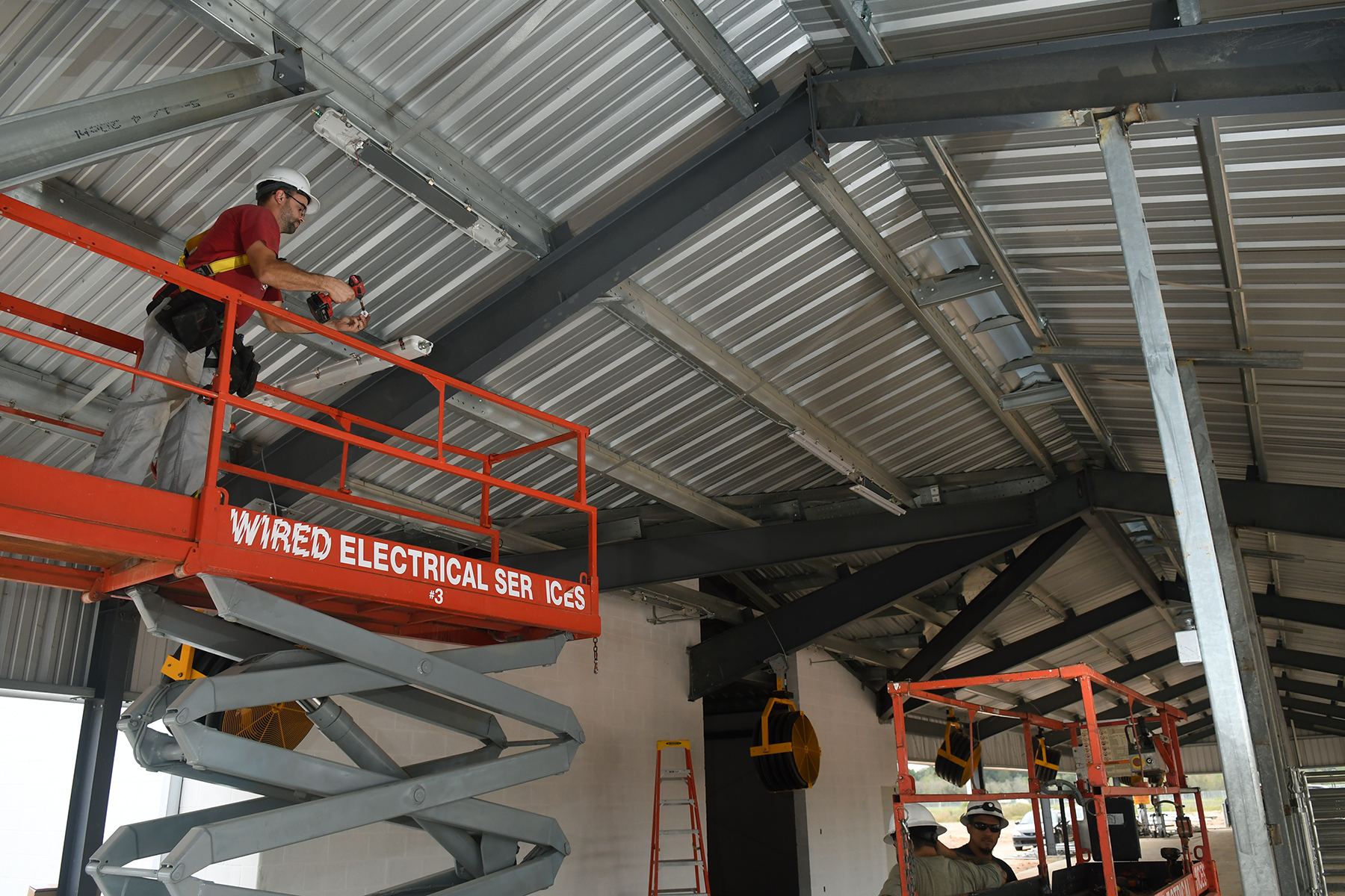 Work continues on new Klein Oak agriculture barn