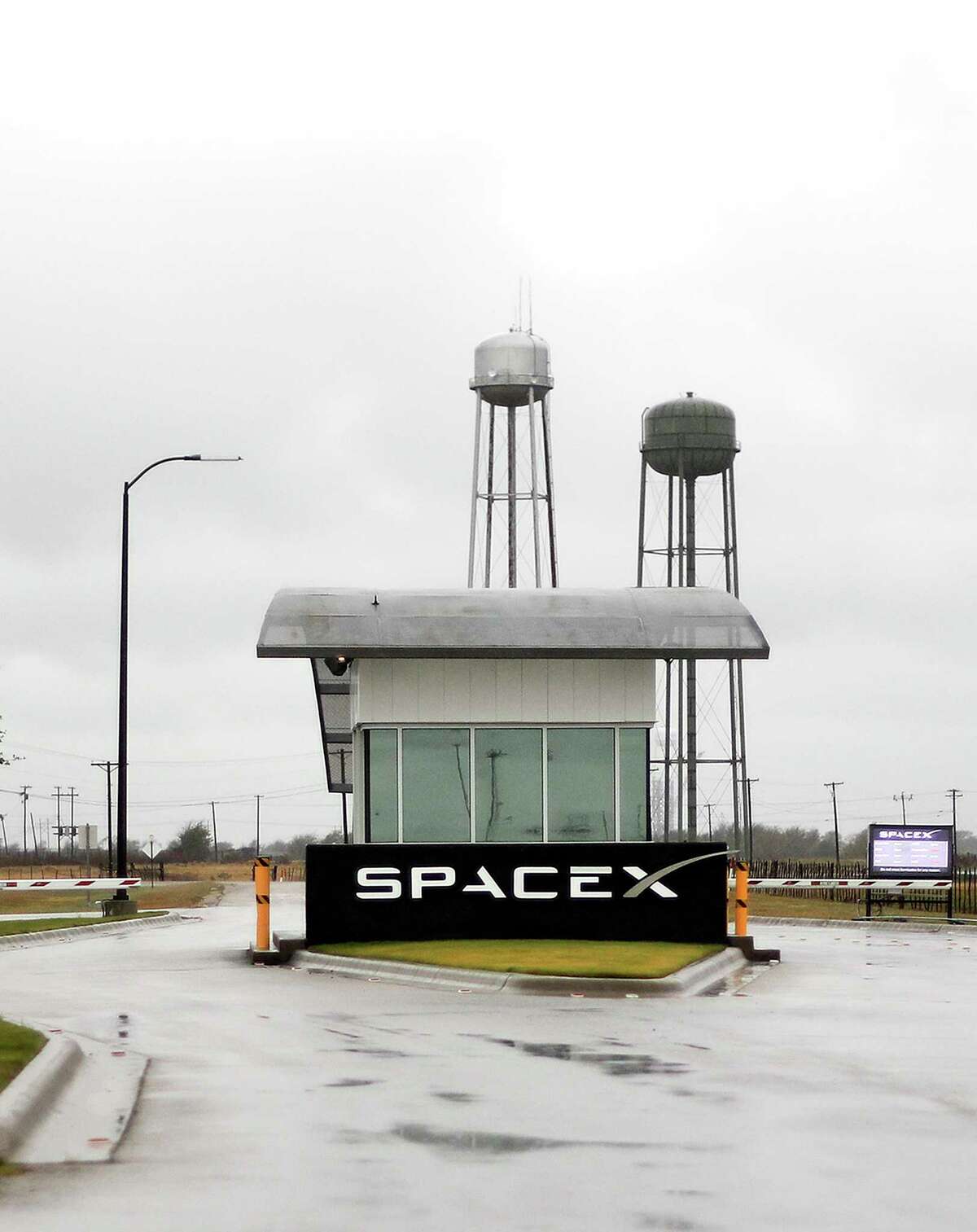 SpaceX engineers put rocket engines through their paces
