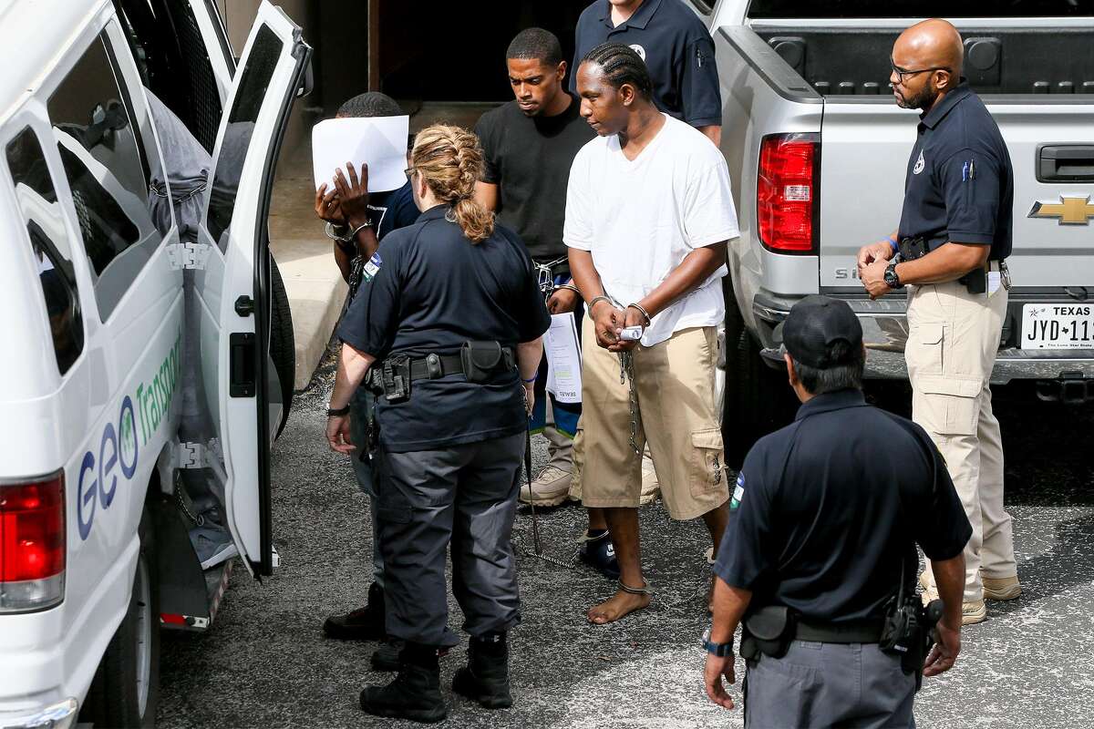 Drug bust nets 9 suspected gang members linked to rash of East Side ...