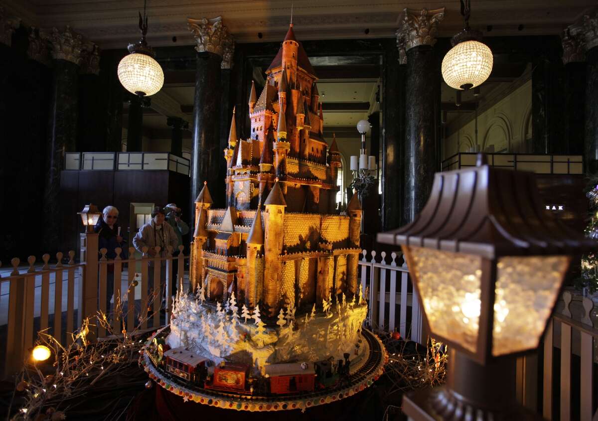These epic SF holiday sugar castles take 300 hours to create, use 1,000 ...