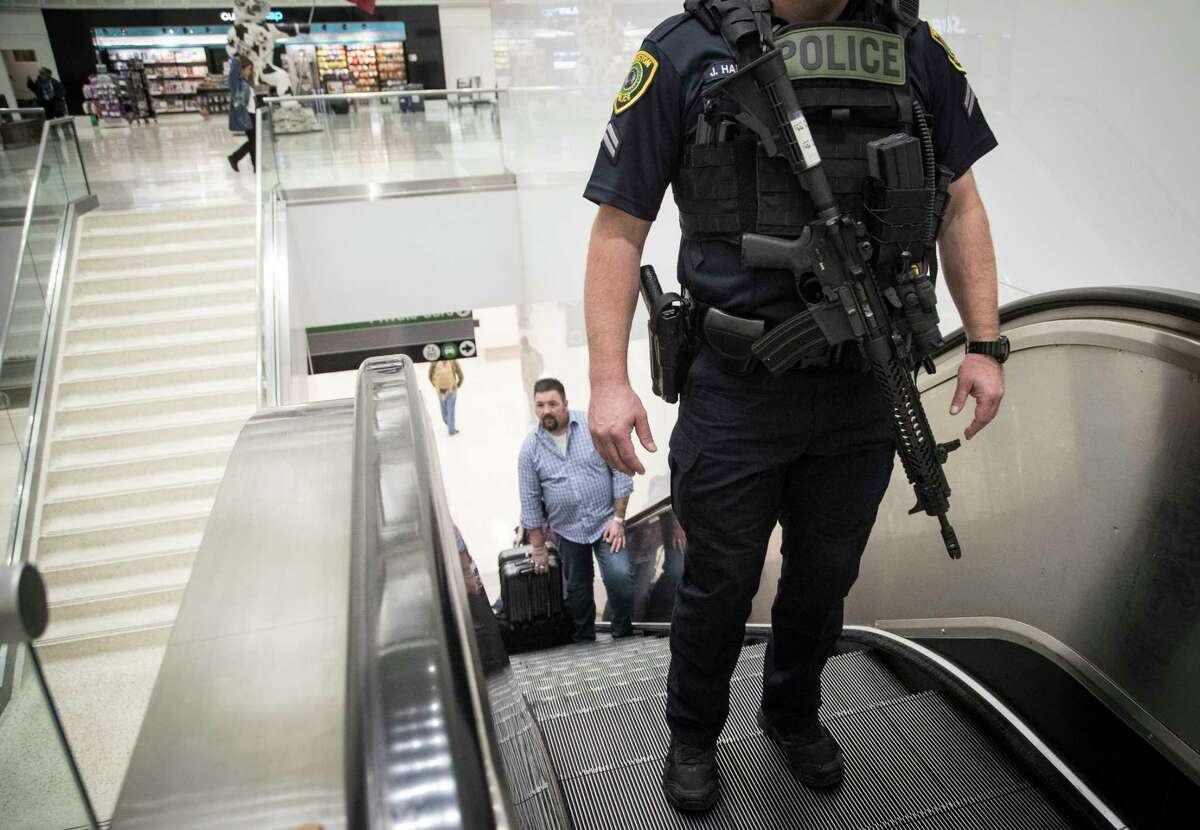 Houston police patrolling busy local airports with AR-15s