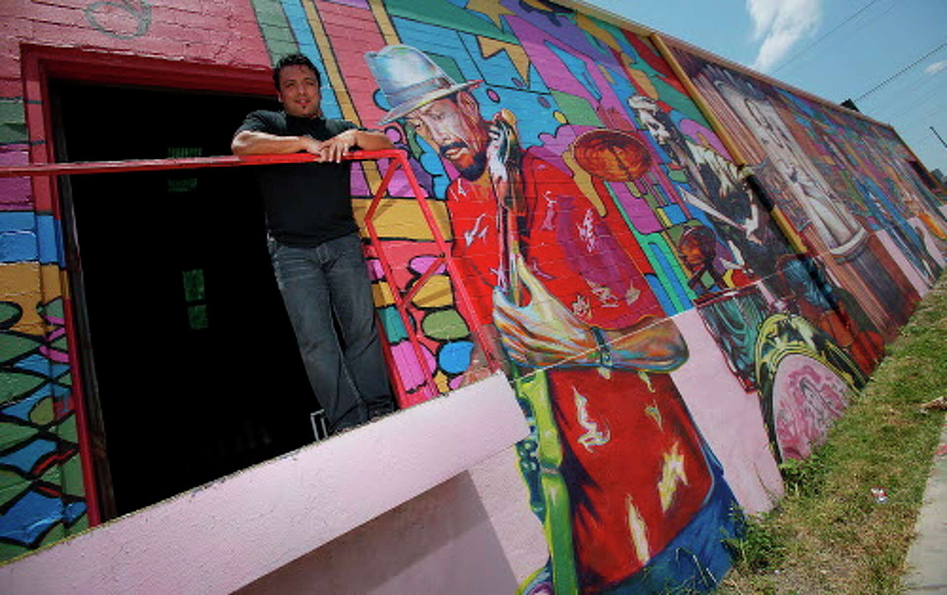 Colorful tradition of murals thrives in Texas