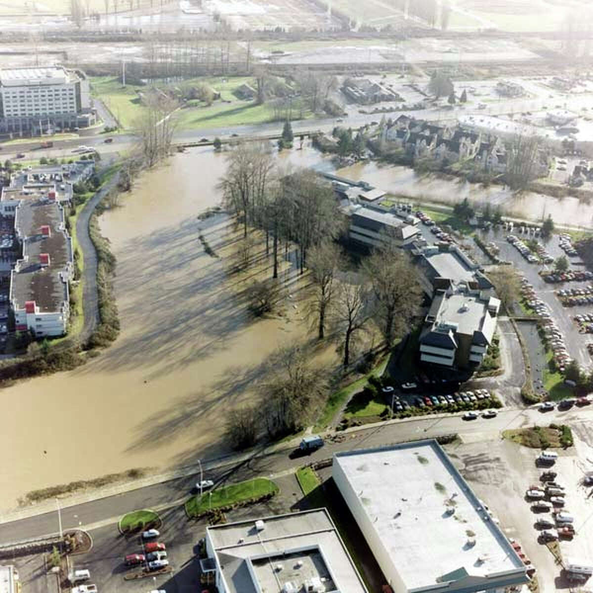 Floods north of Seattle trigger evacuations along Skagit River