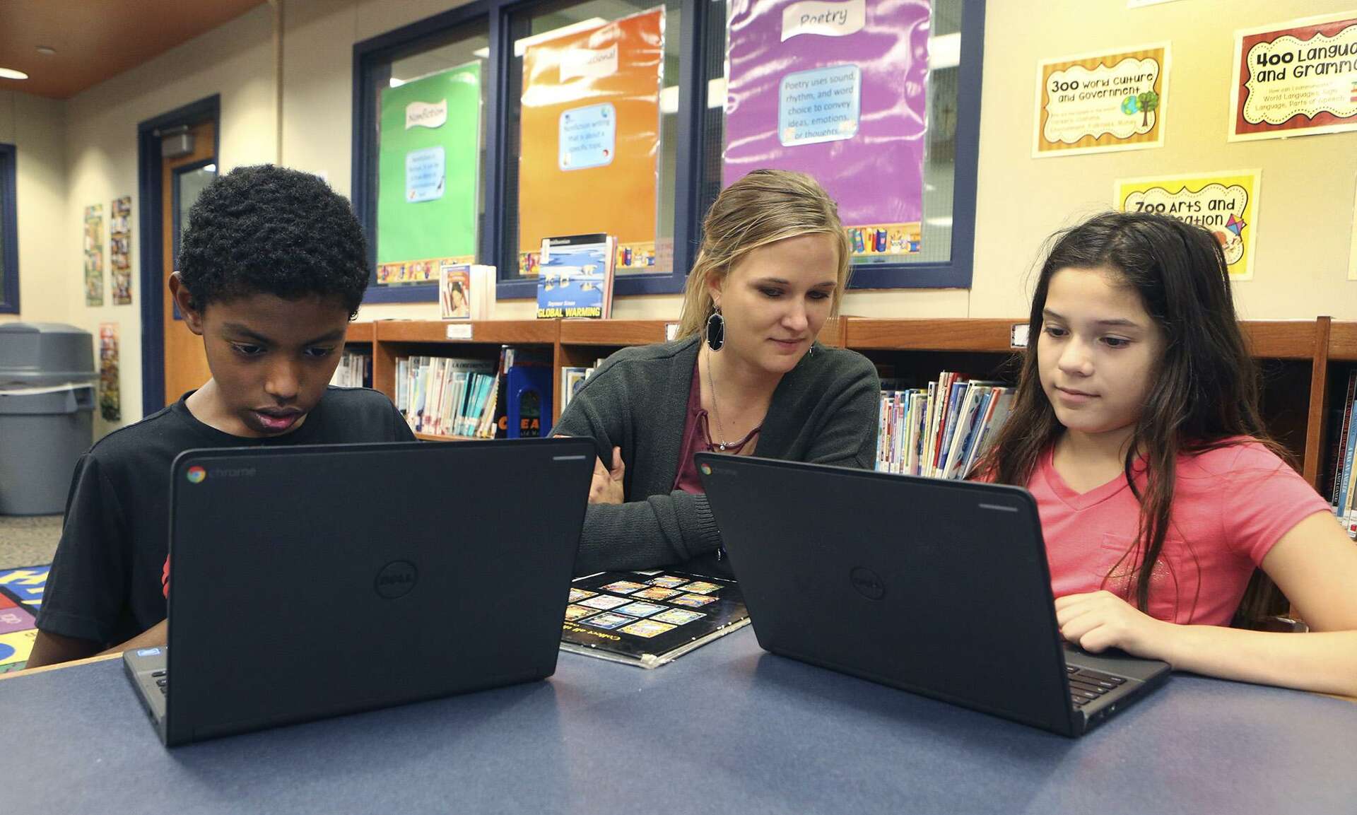 San Antonio literacy charity recruits college students as tutors