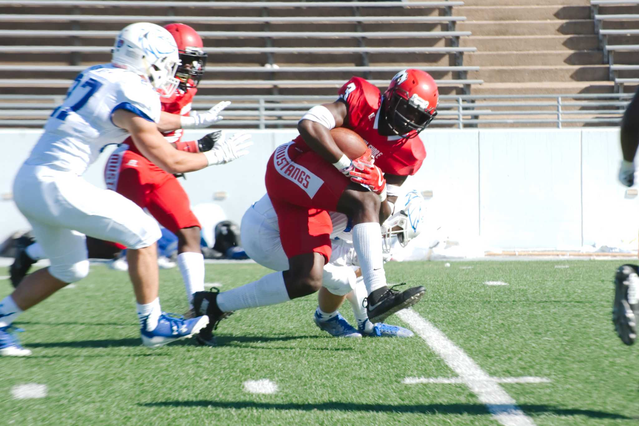 Football playoffs: North Shore surges past Clear Springs, 52-21