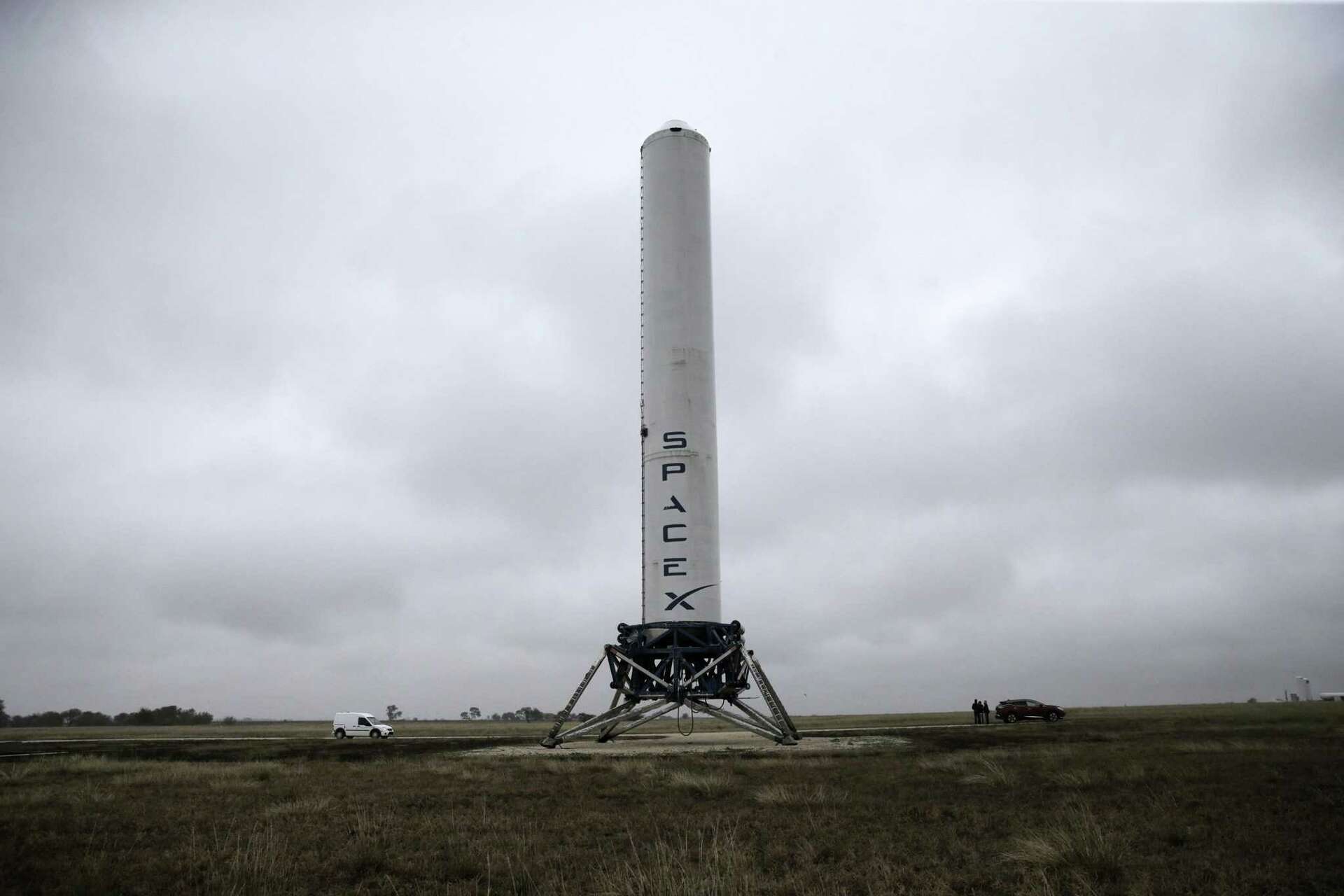 SpaceX engineers put rocket engines through their paces