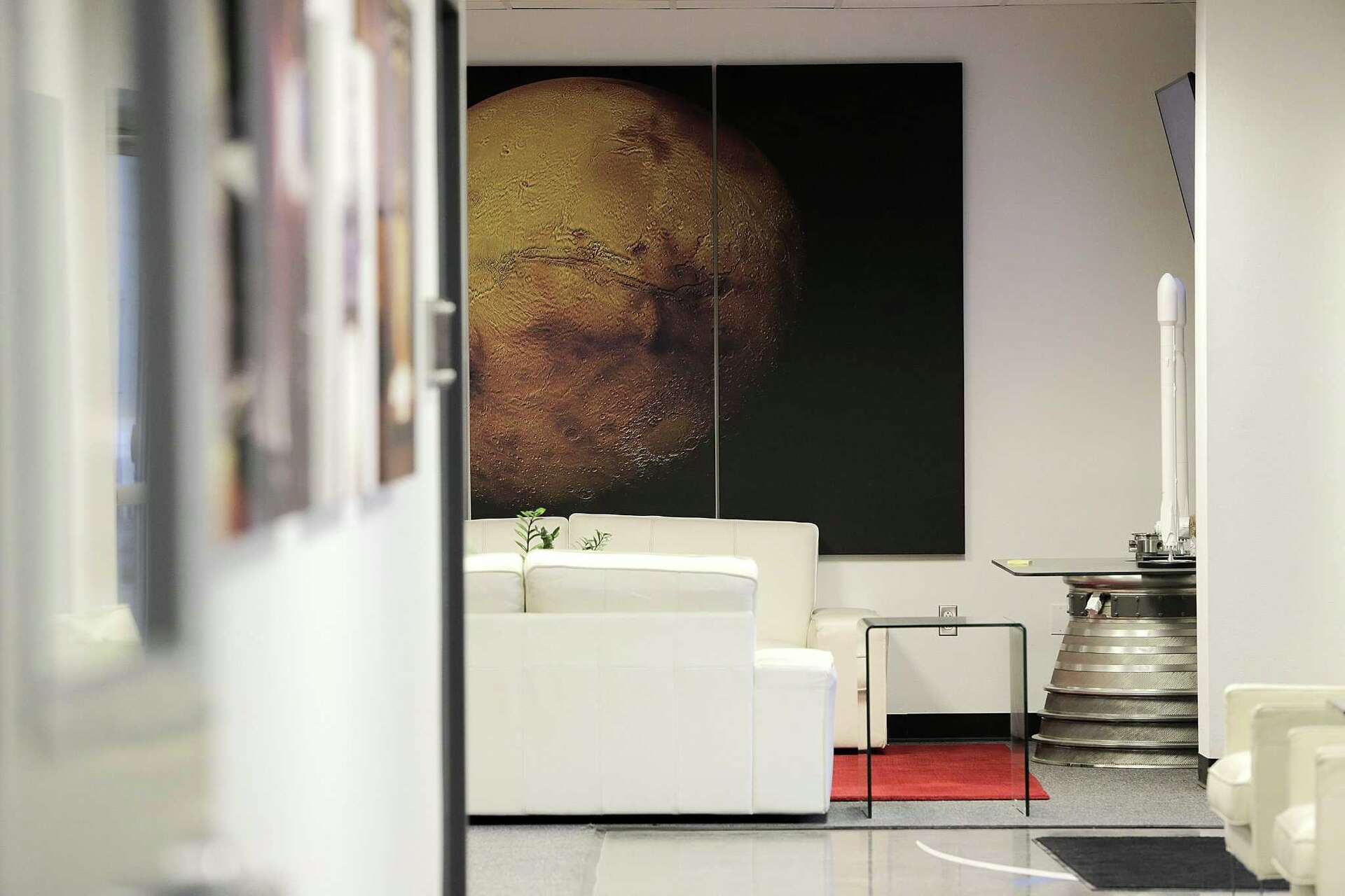 SpaceX engineers put rocket engines through their paces